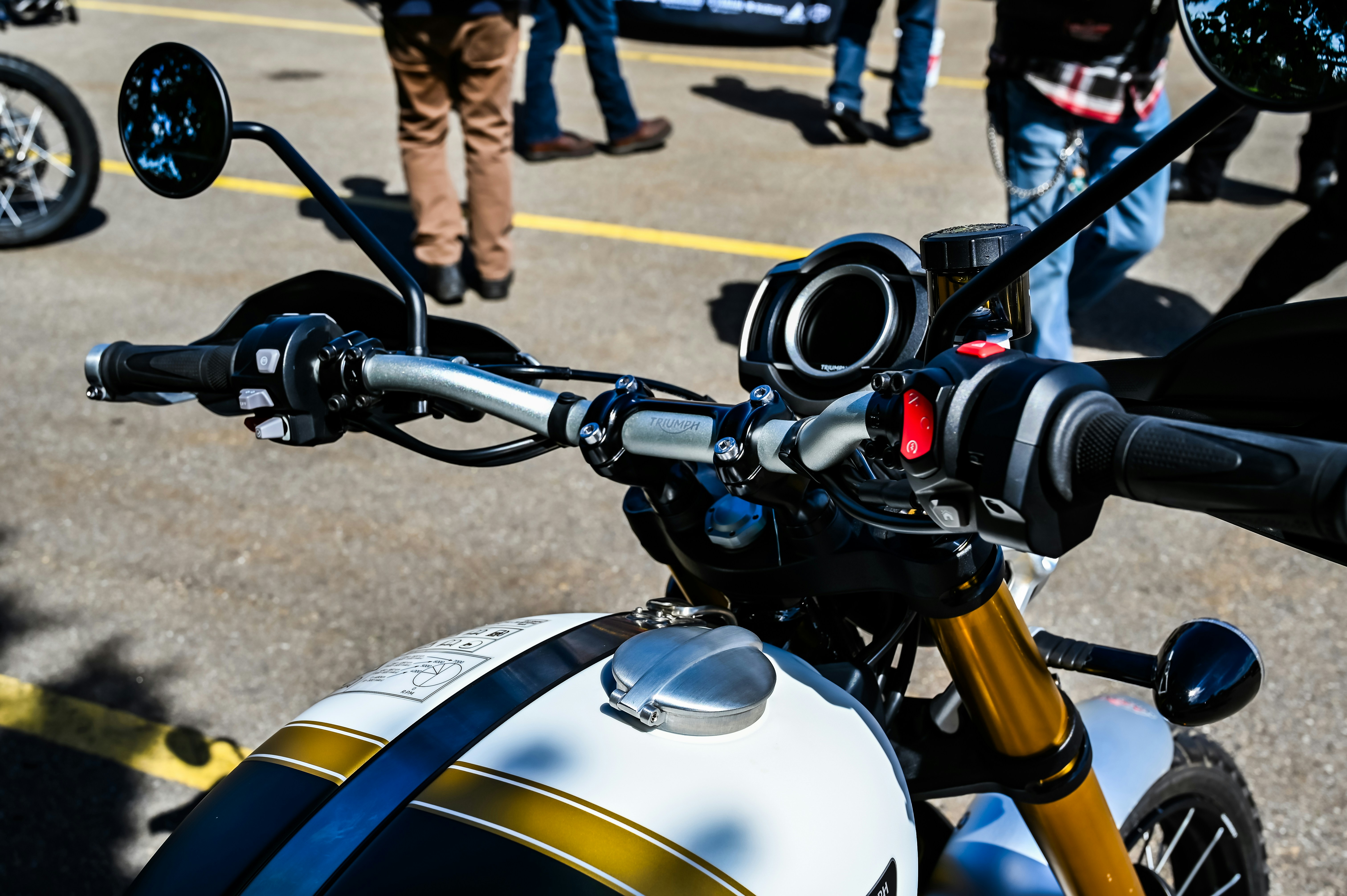 Moto at Dawn: Chrome Tank and Handlebars Under Streetlight Gaze