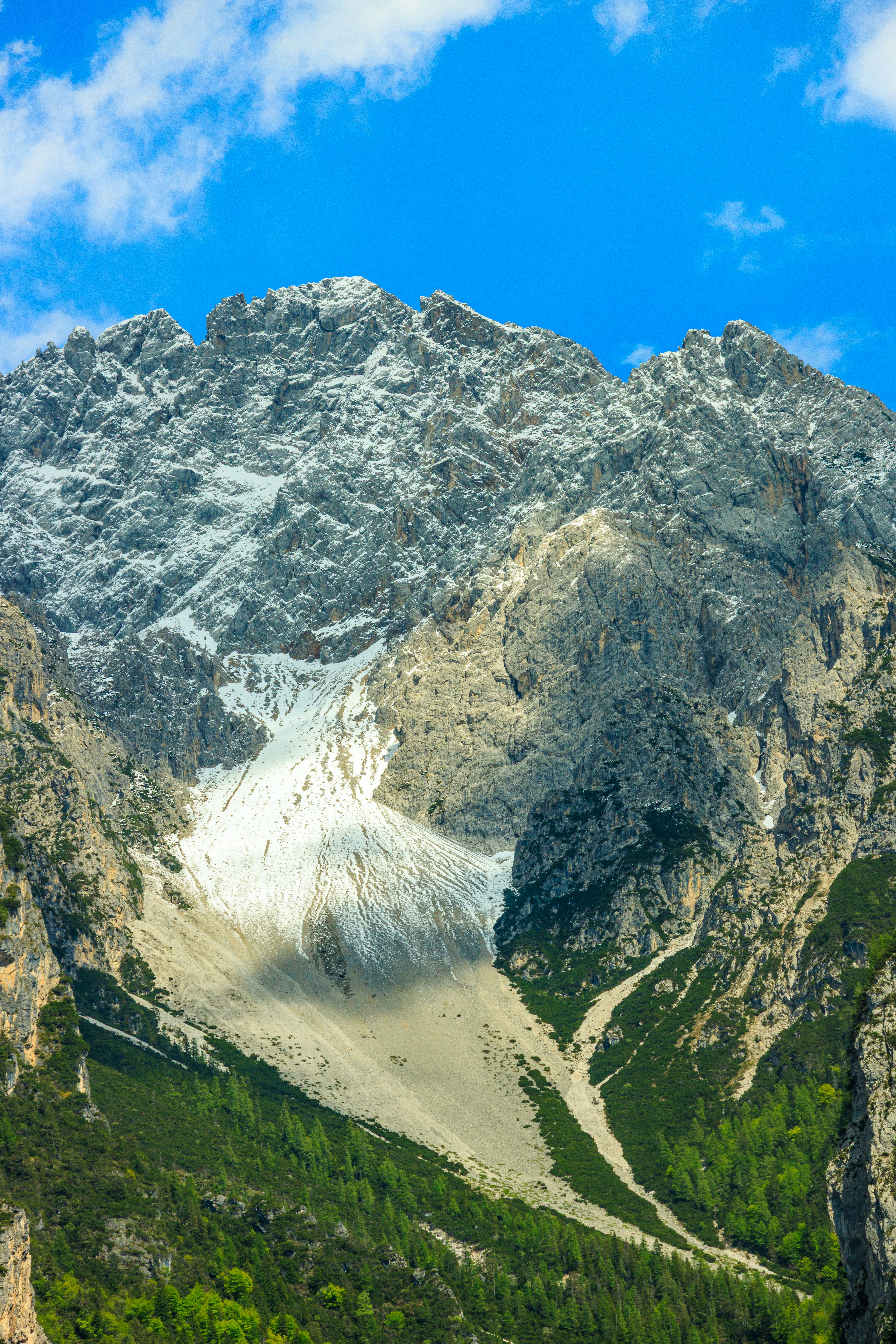Ridge Crown under a Brilliant Sky