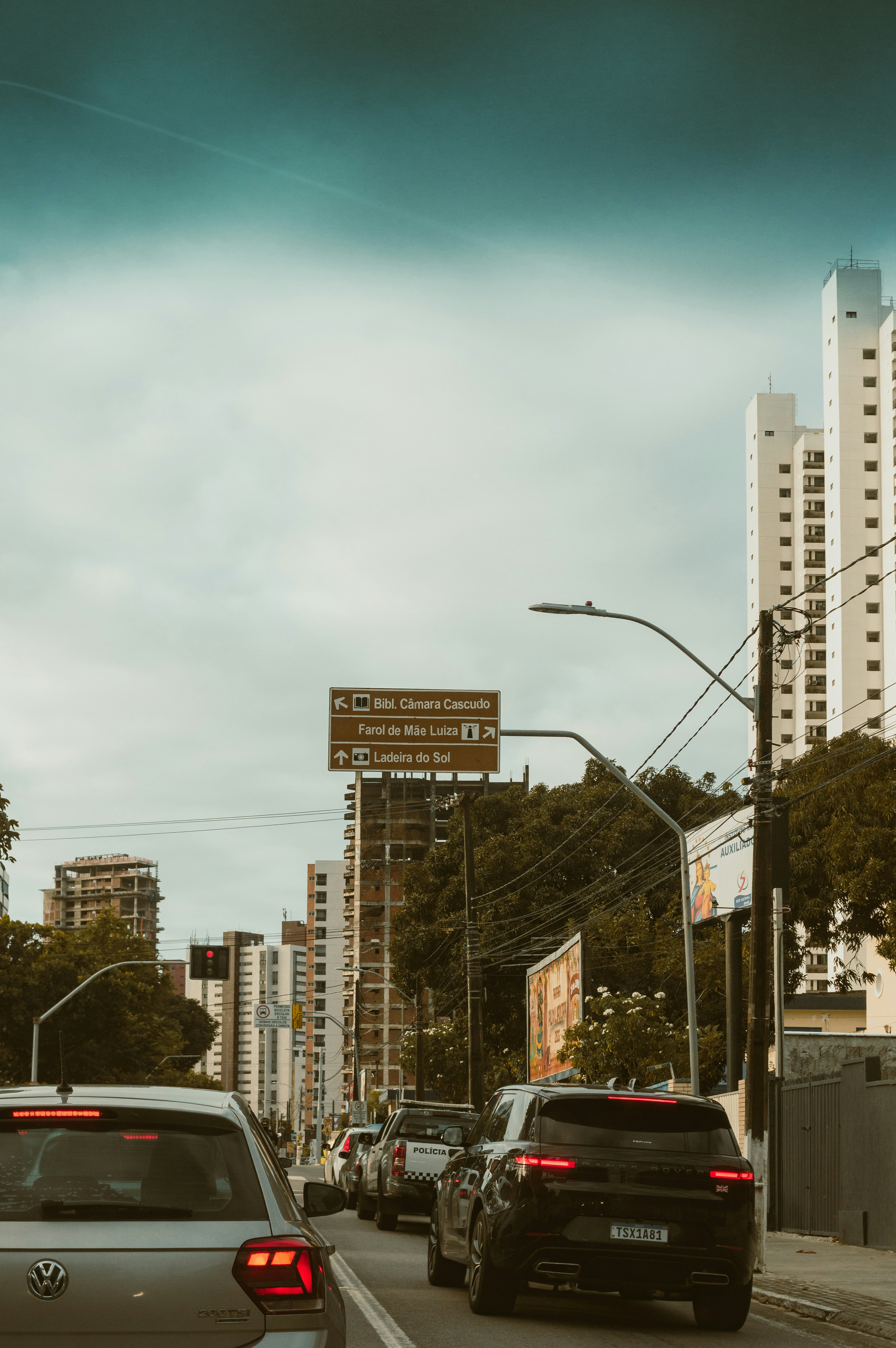 Urban Transit: A Quiet Moment of Direction Amidst Morning Traffic