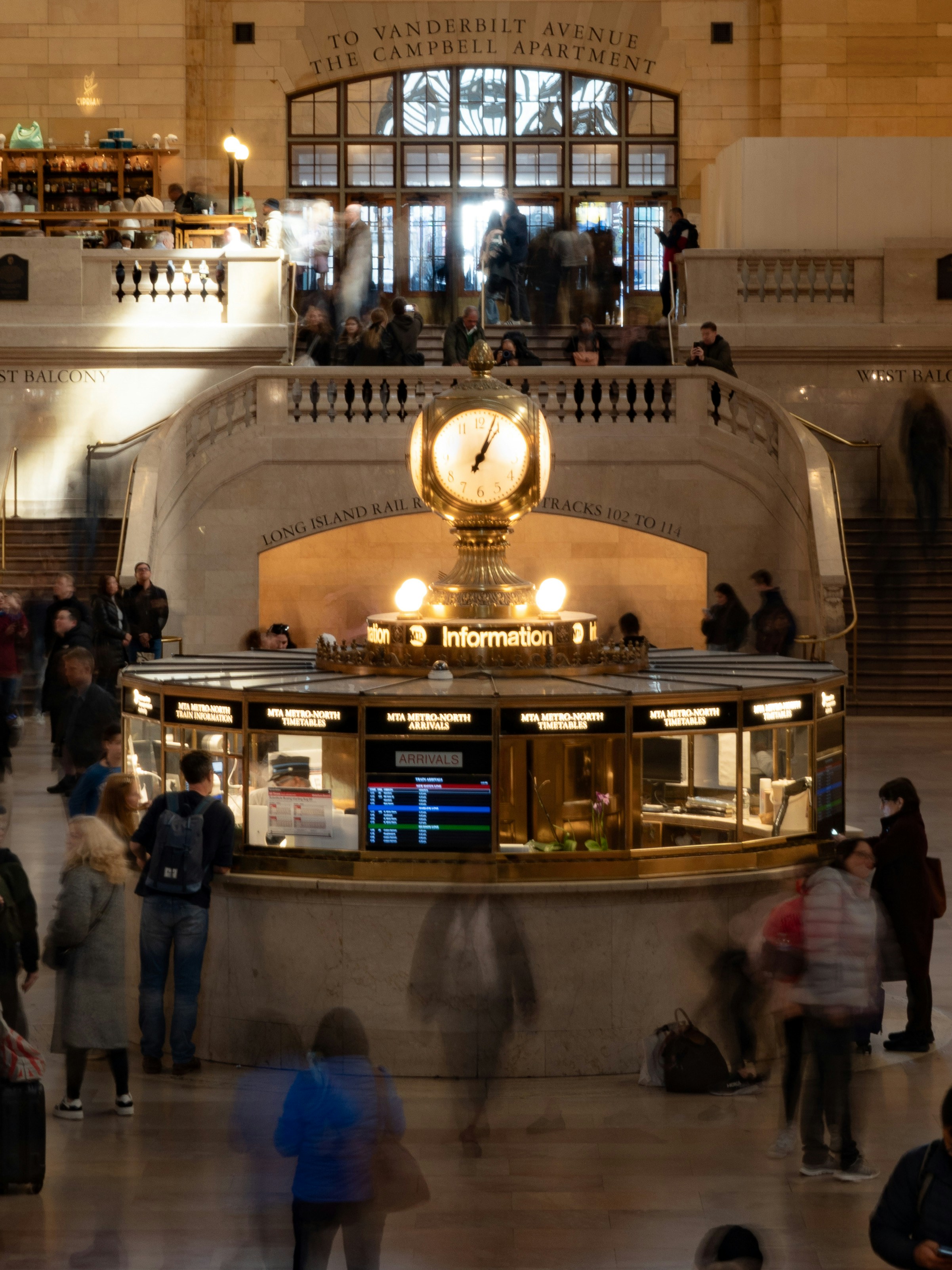 Timekeeper’s Atrium: The Golden Clock at Vanderbilt