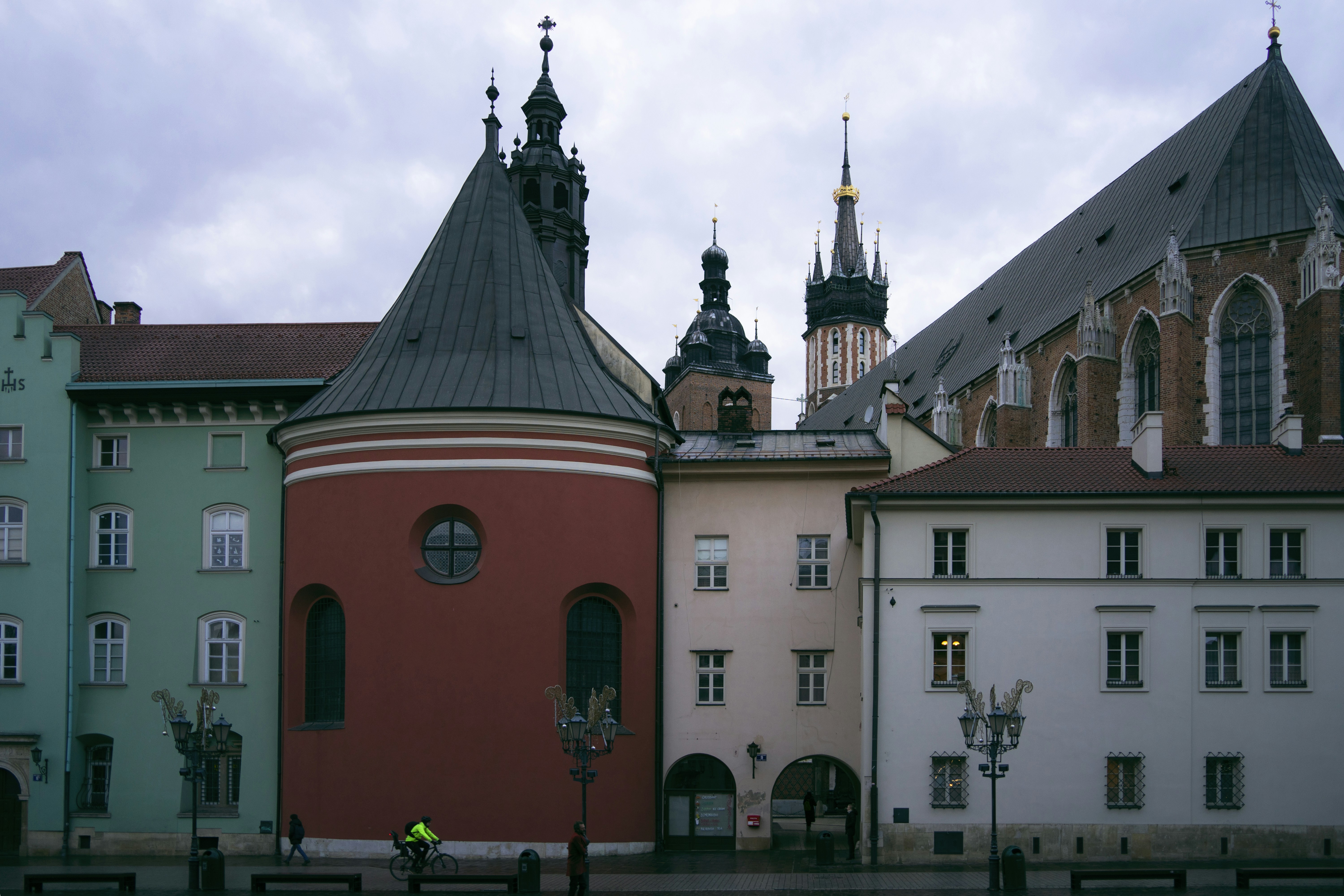 Pastel Facades and a Red Roundhouse: A Quiet Cathedral Quarter