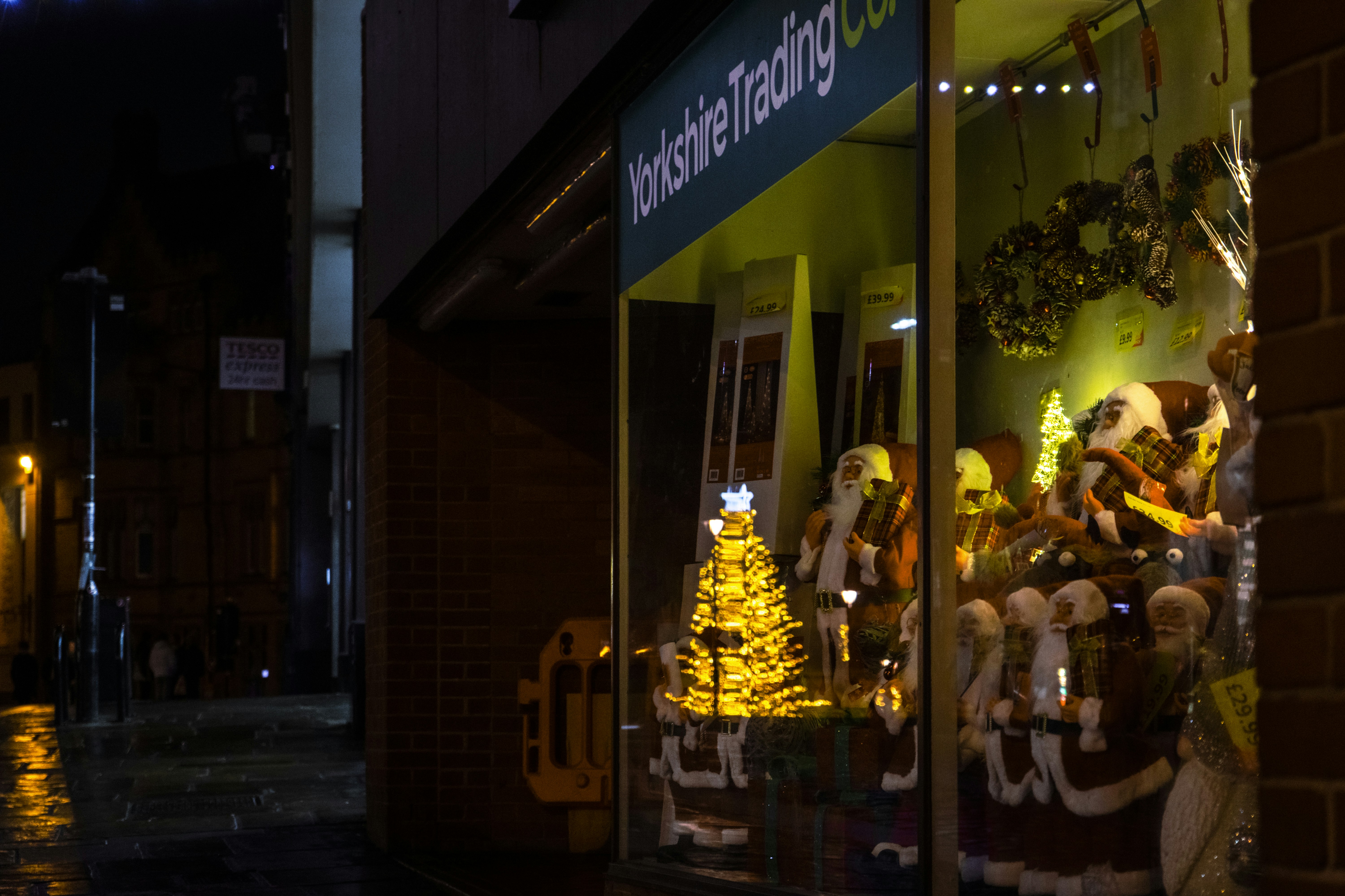 Glowing Christmas Window: Santa’s Workshop Illumination