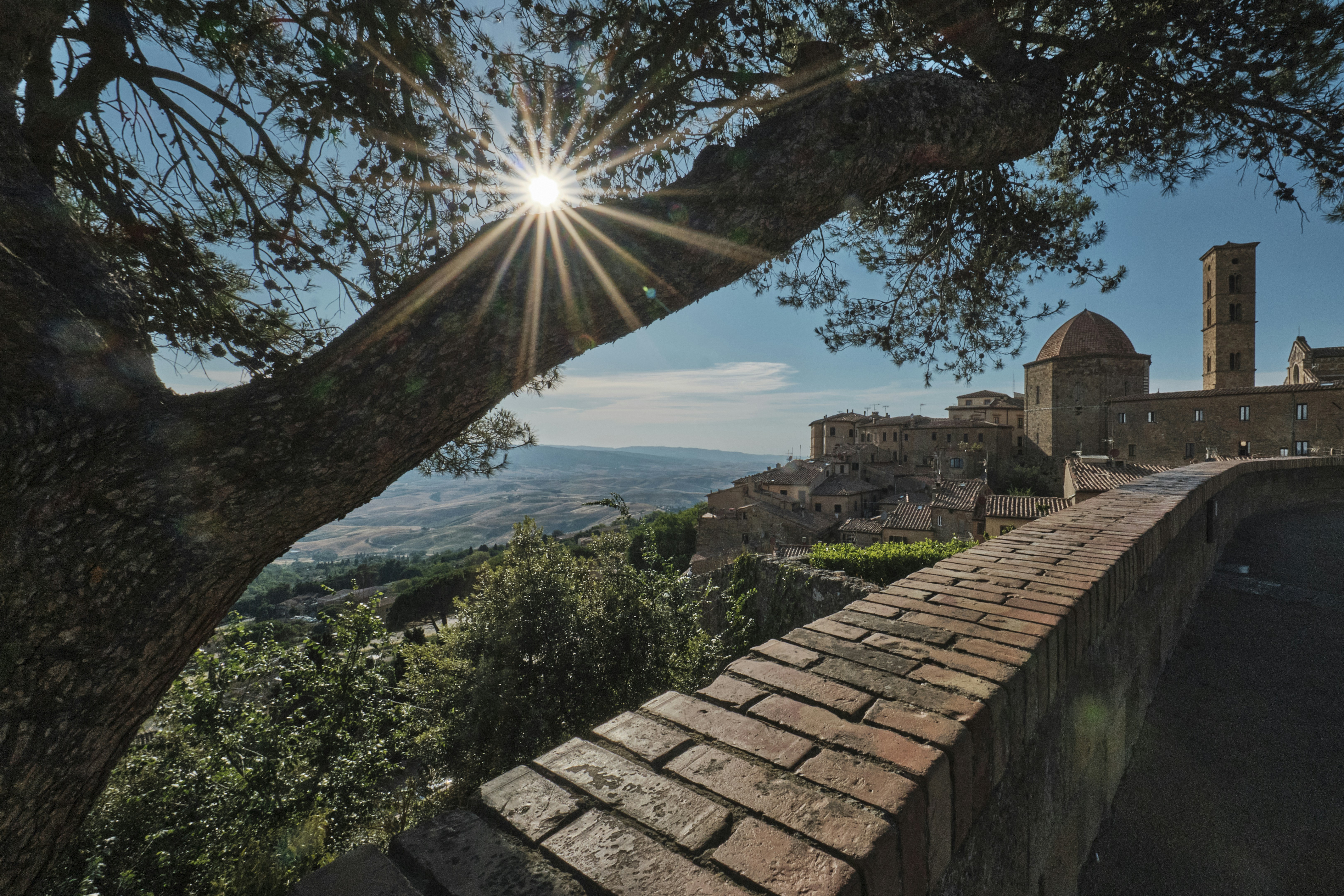Sunburst Overlook: Ancient Walls and a Winding Path