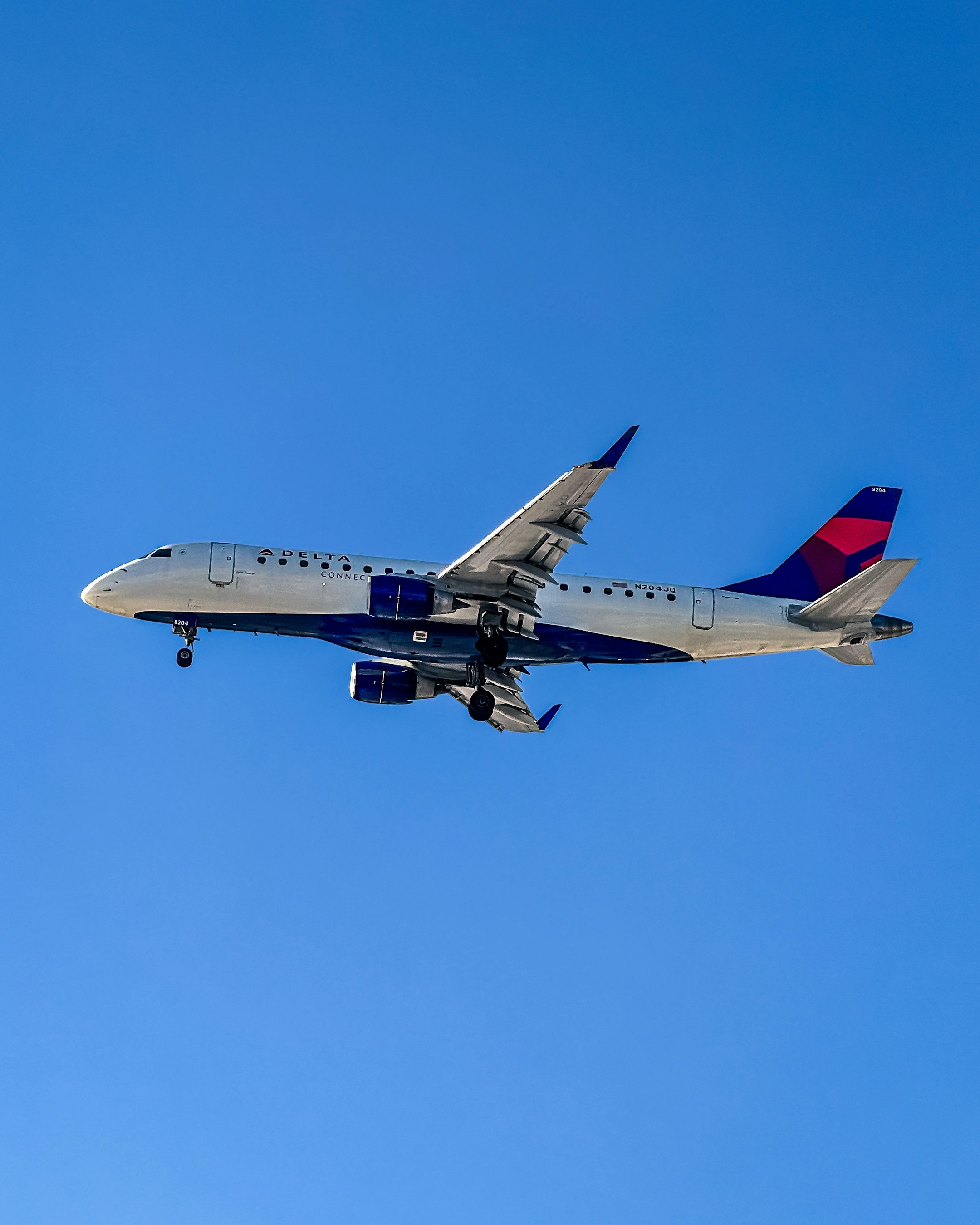 Jet in Clear Sky: A Delta A320 family in ascent