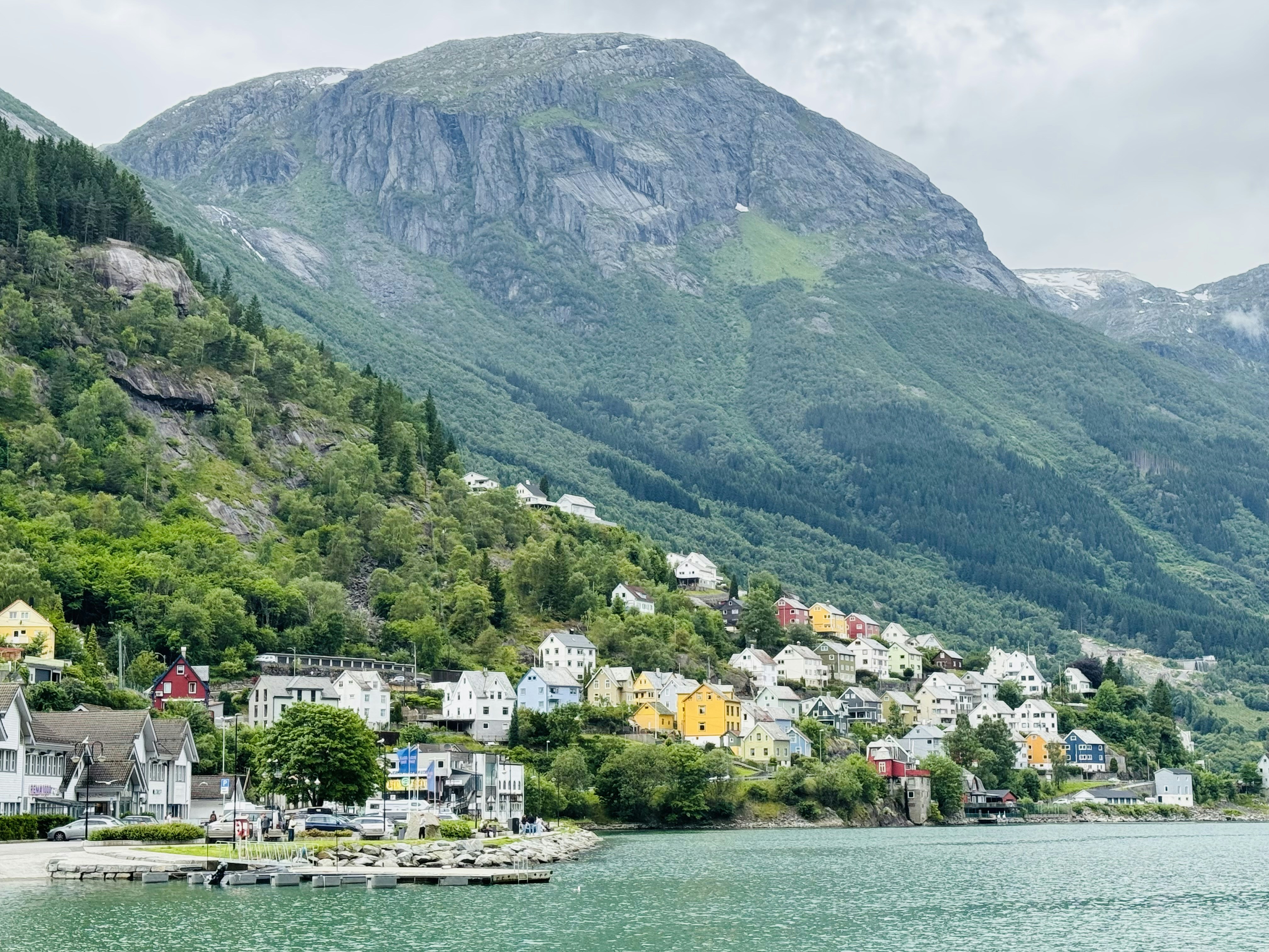 Lakeside Village Nestled at the Foot of Verdant Peaks