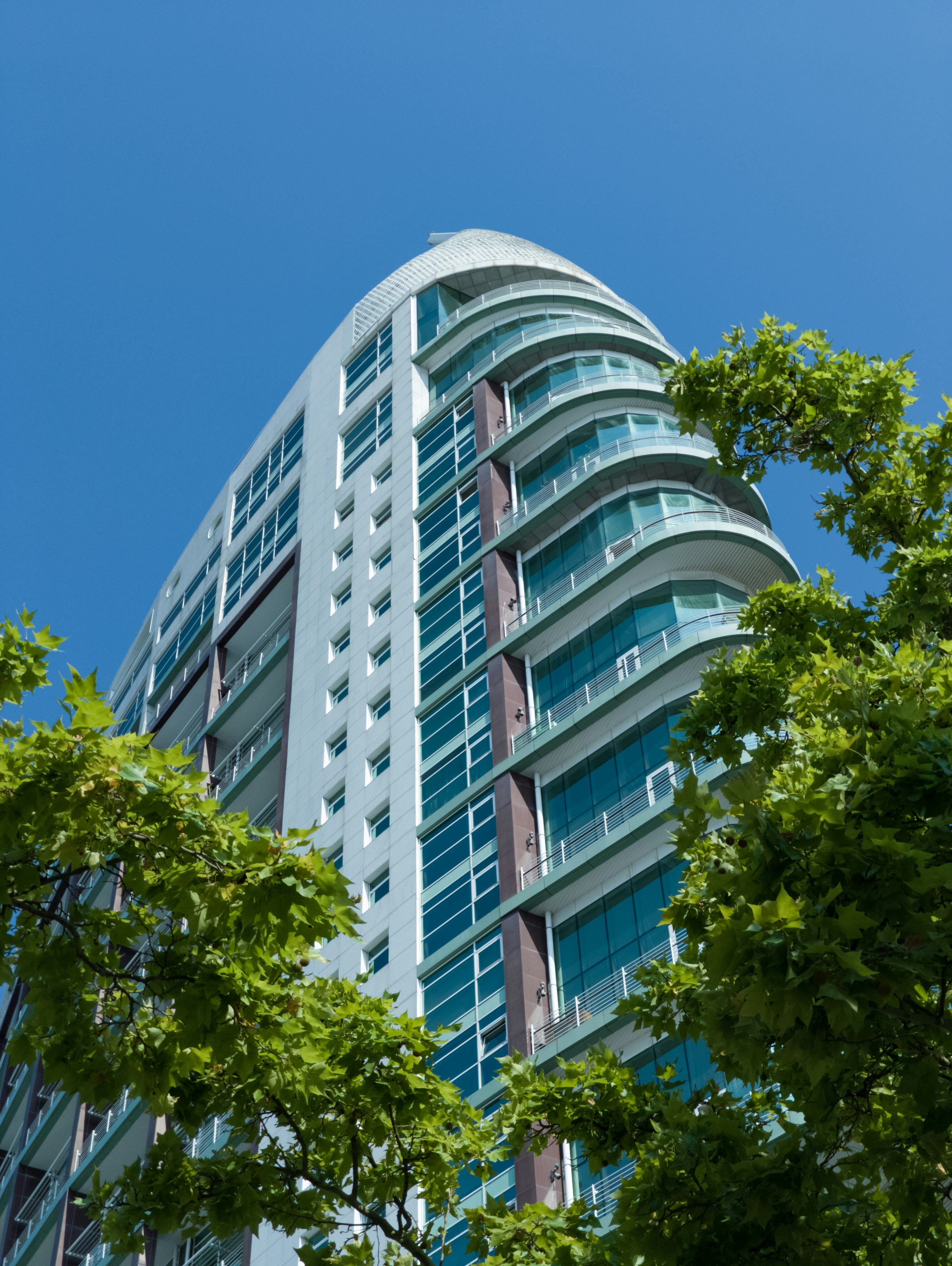 Curved Facade in the Sky