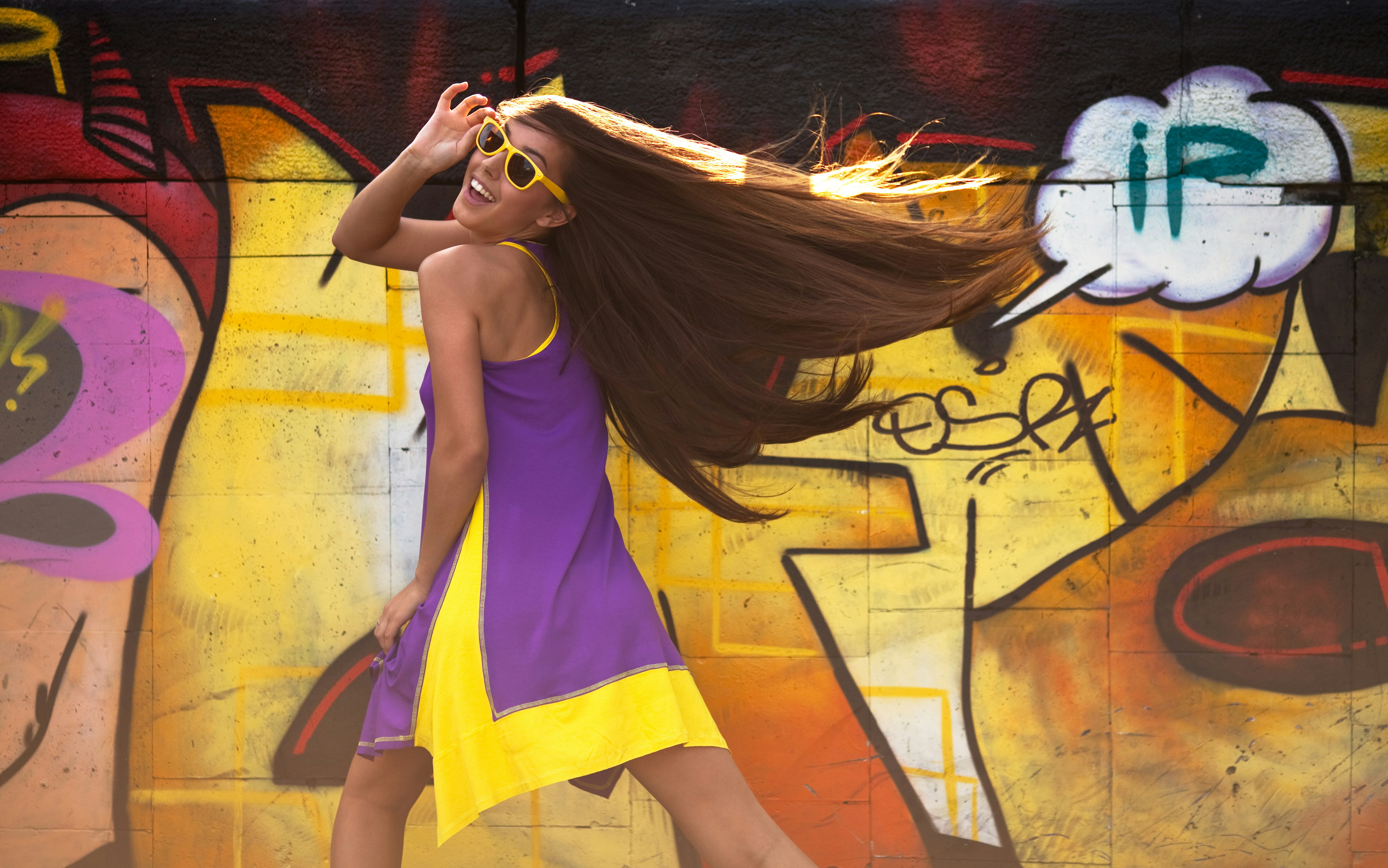 Sunlit Spin: A Yellow-Sashed Gap in Graffiti Burst