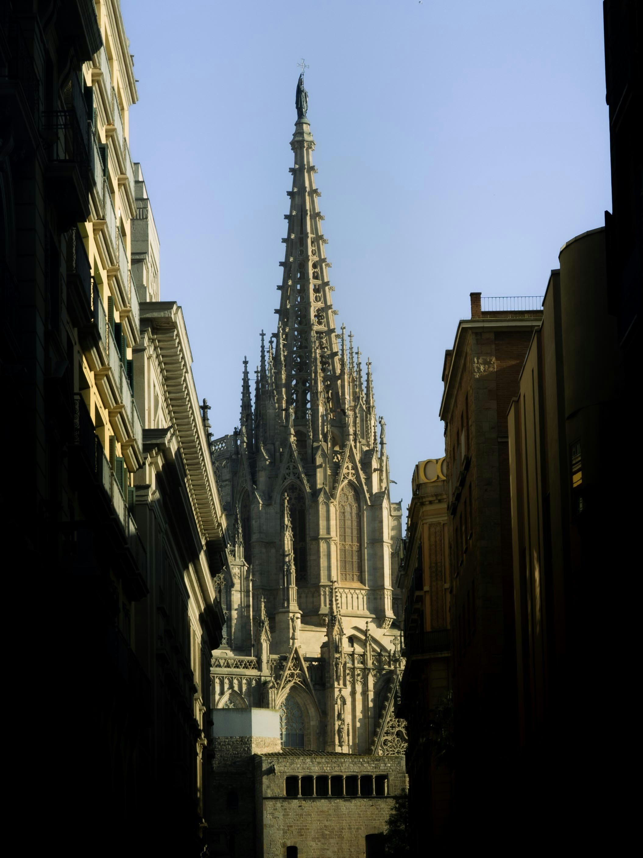 Cathedral Spur Between Narrow Facades