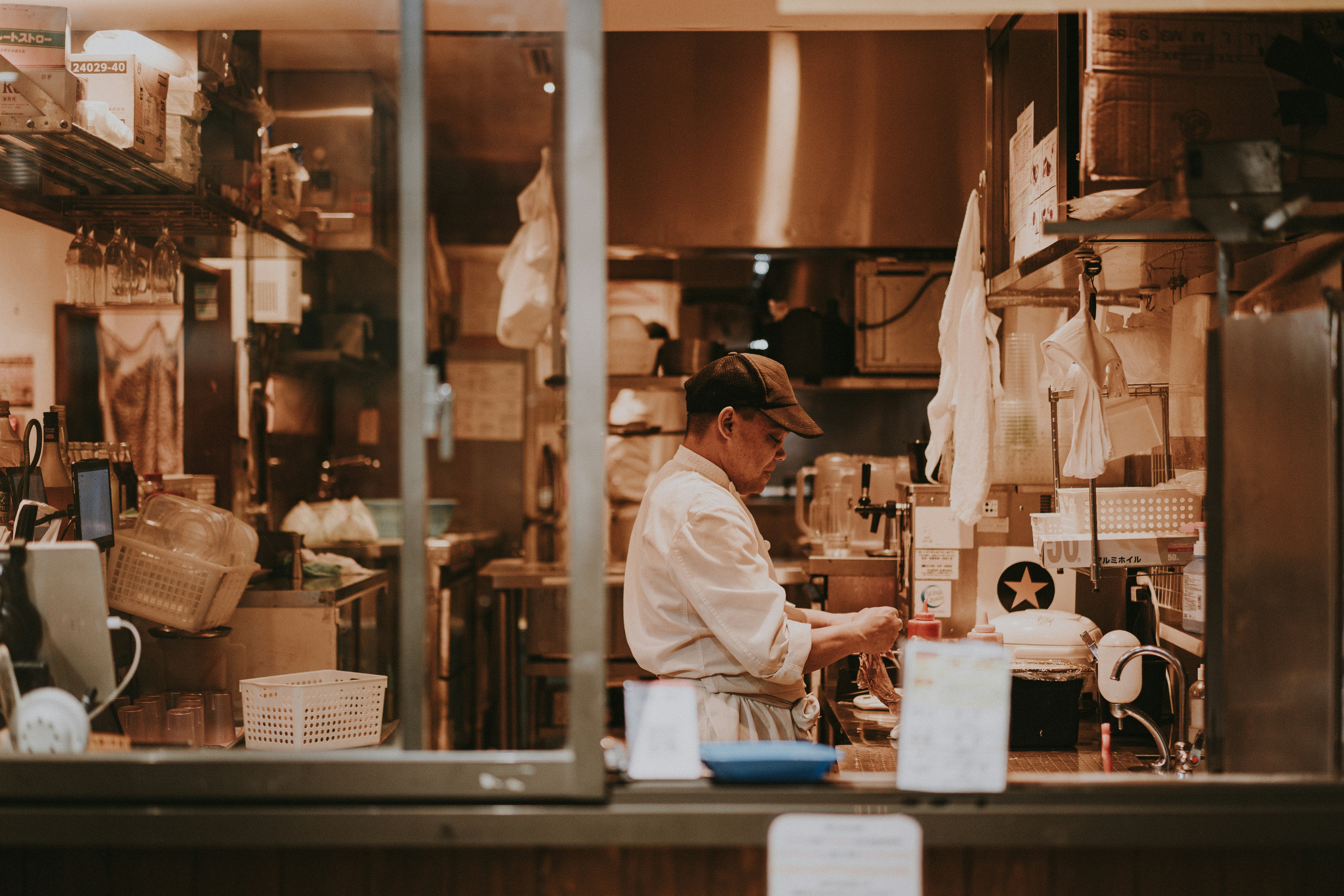 Behind the Counter: The Quiet Craft of a Diner Kitchen