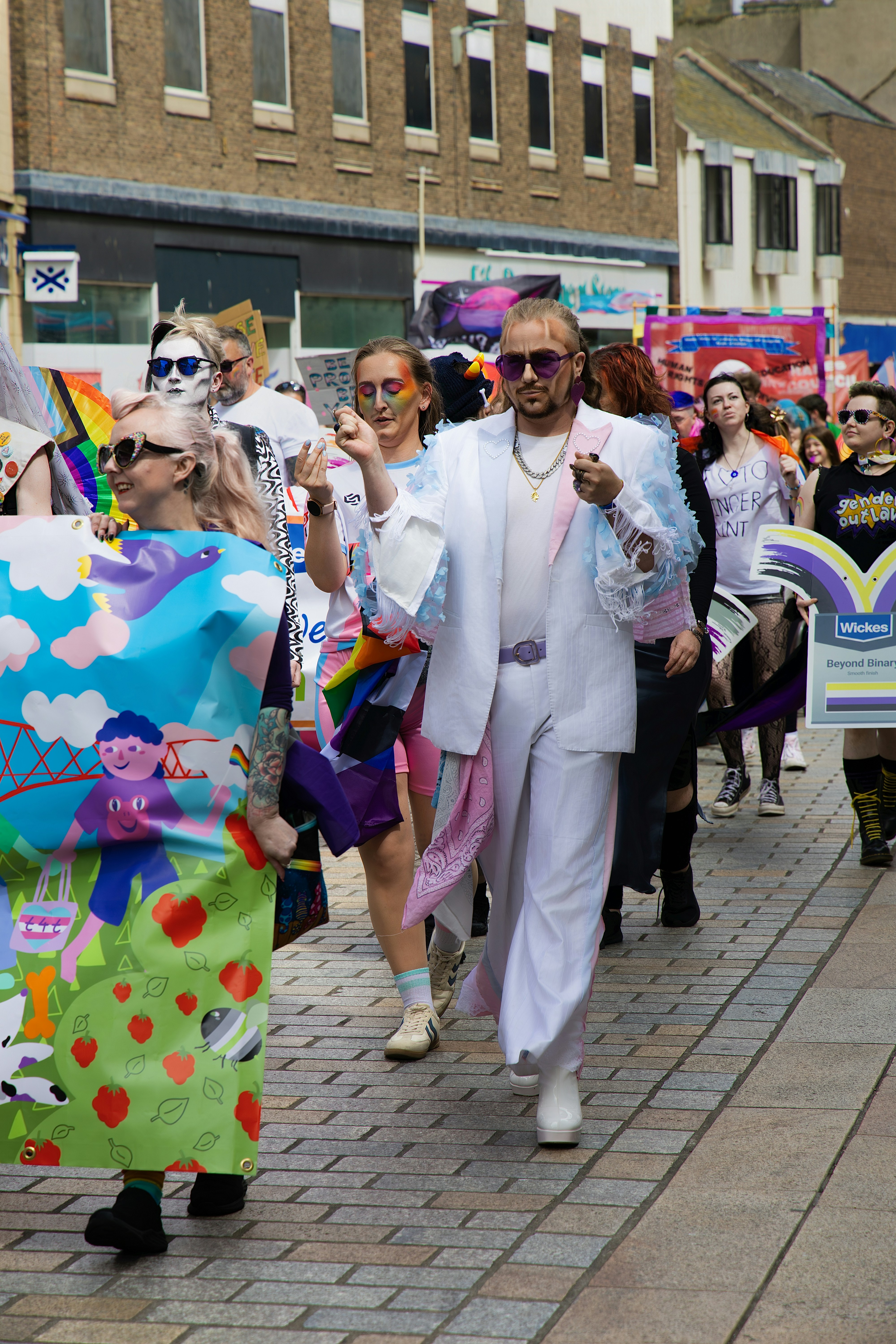 Bold Parade in White: A Confident Leader Steps Forward