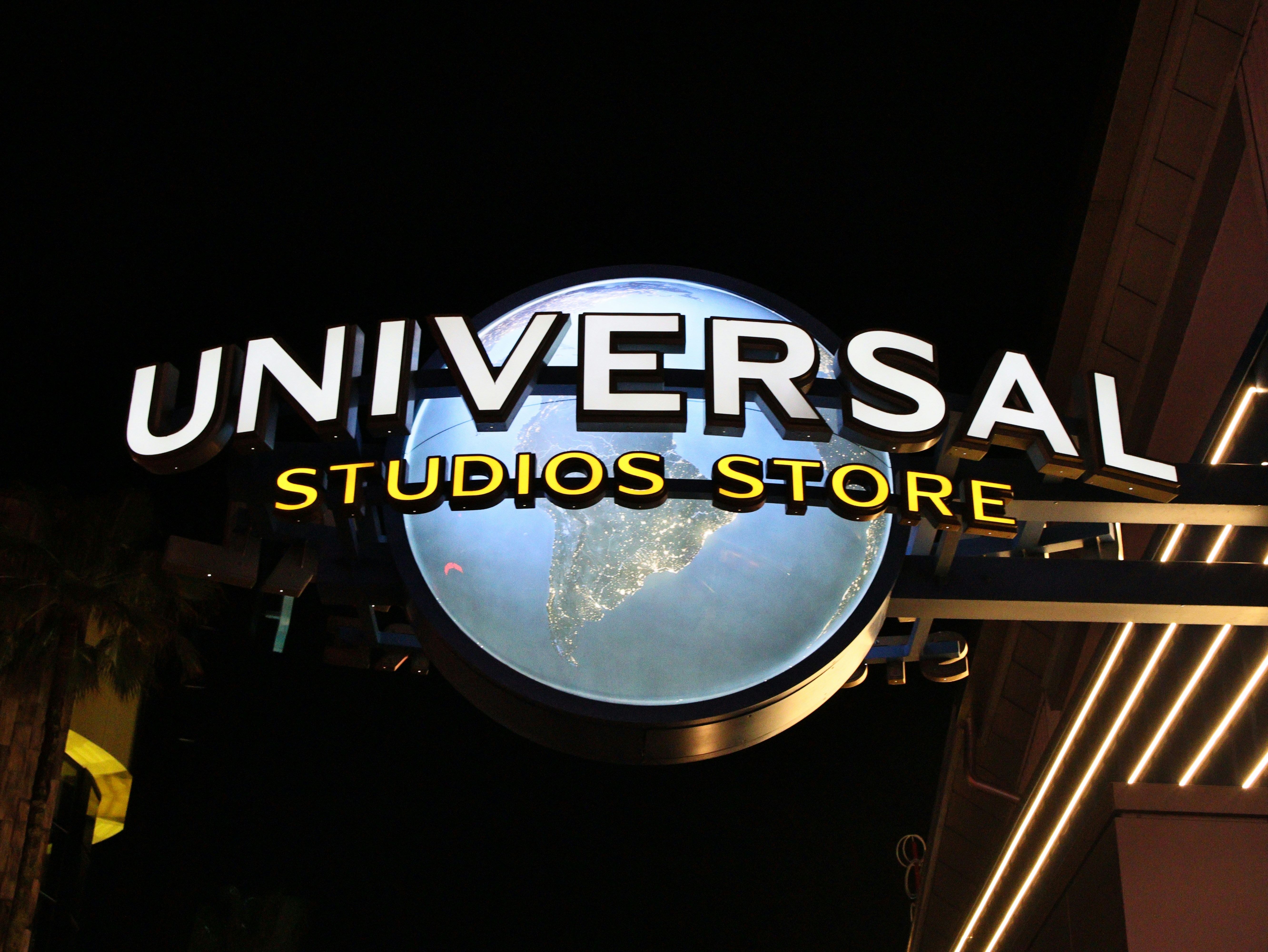 Globe Spotlight at the Universal Sign