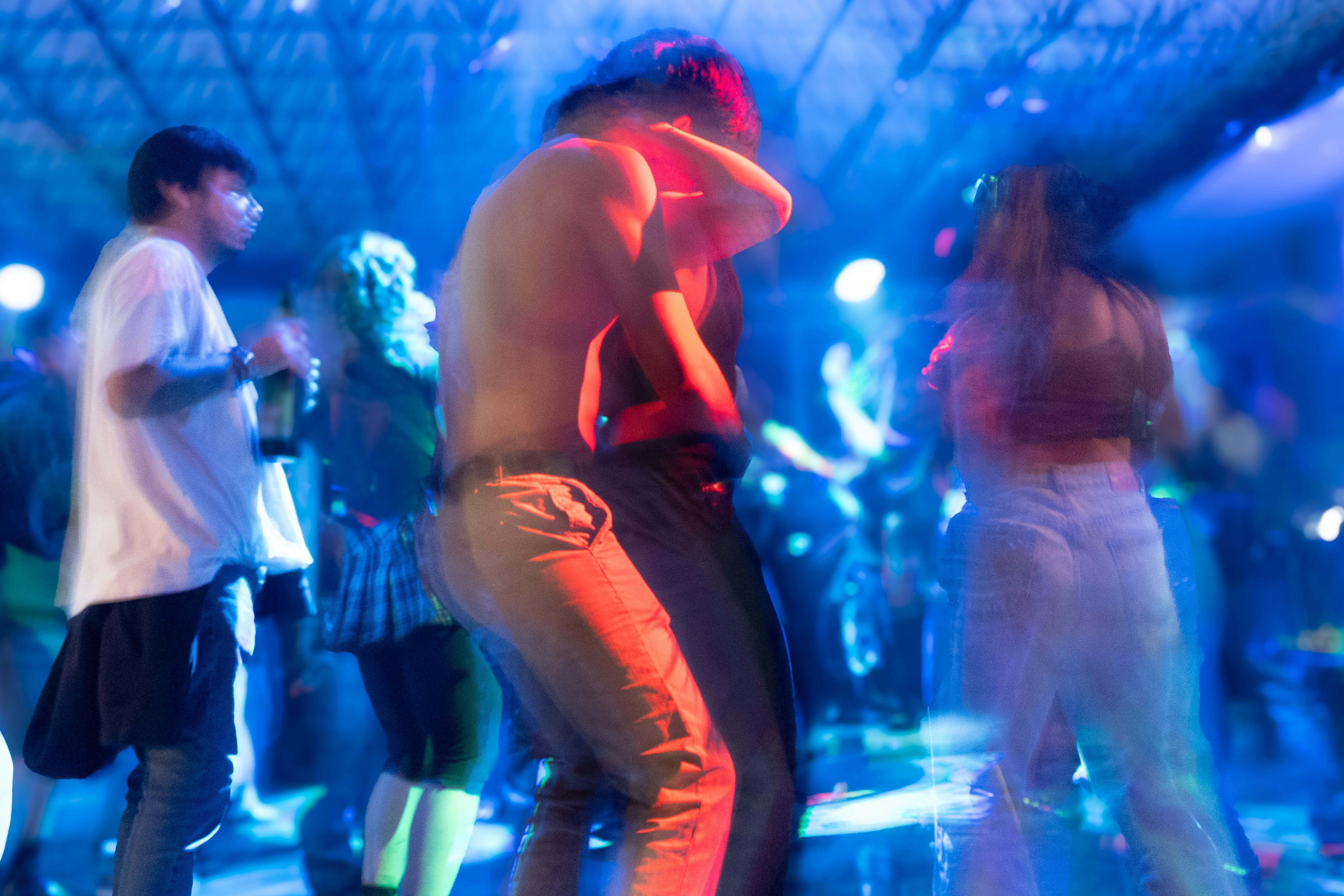 Midnight Pulse: A Shared Moment on the Dance Floor