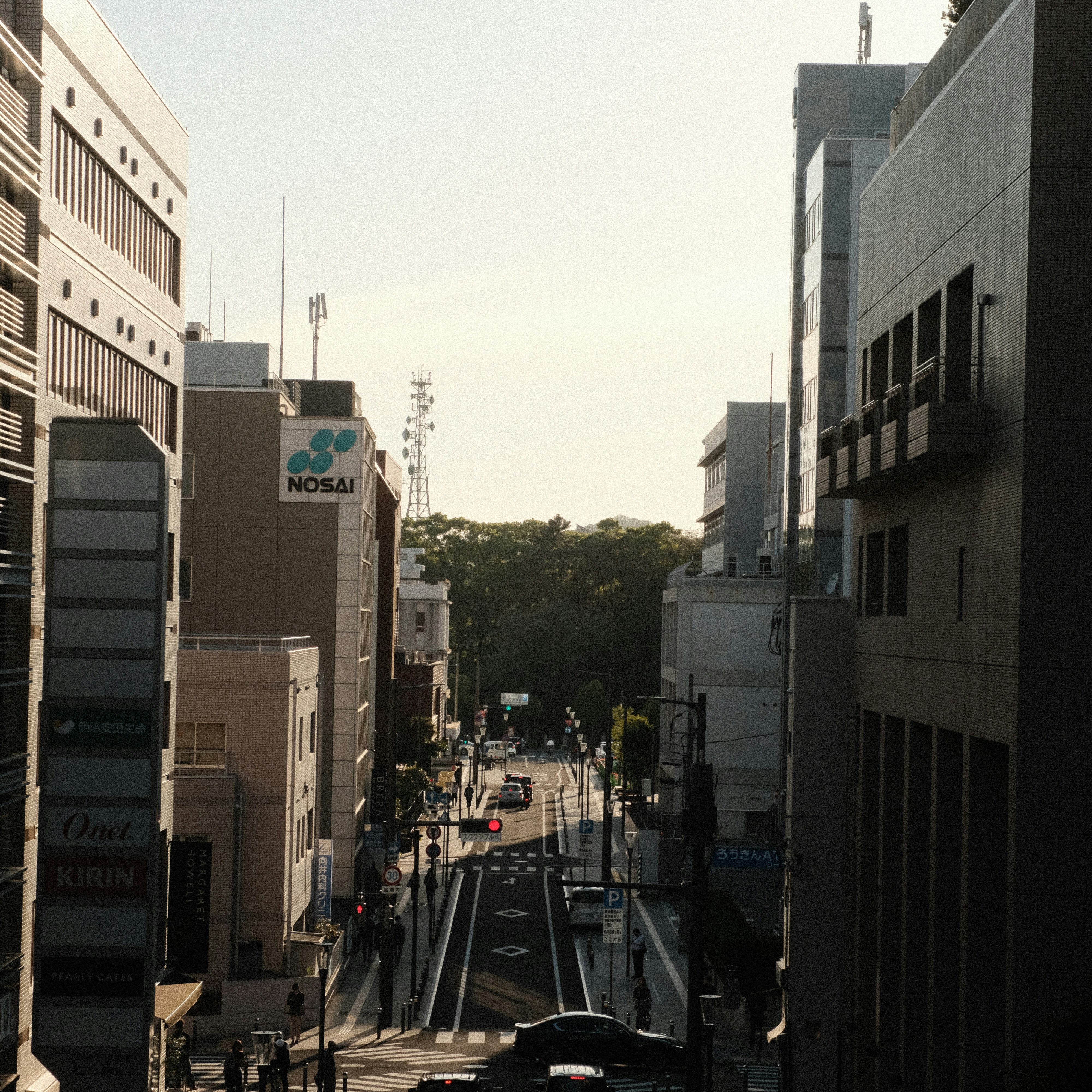 City Street Tail: Morning Arcades and Quiet Traffic