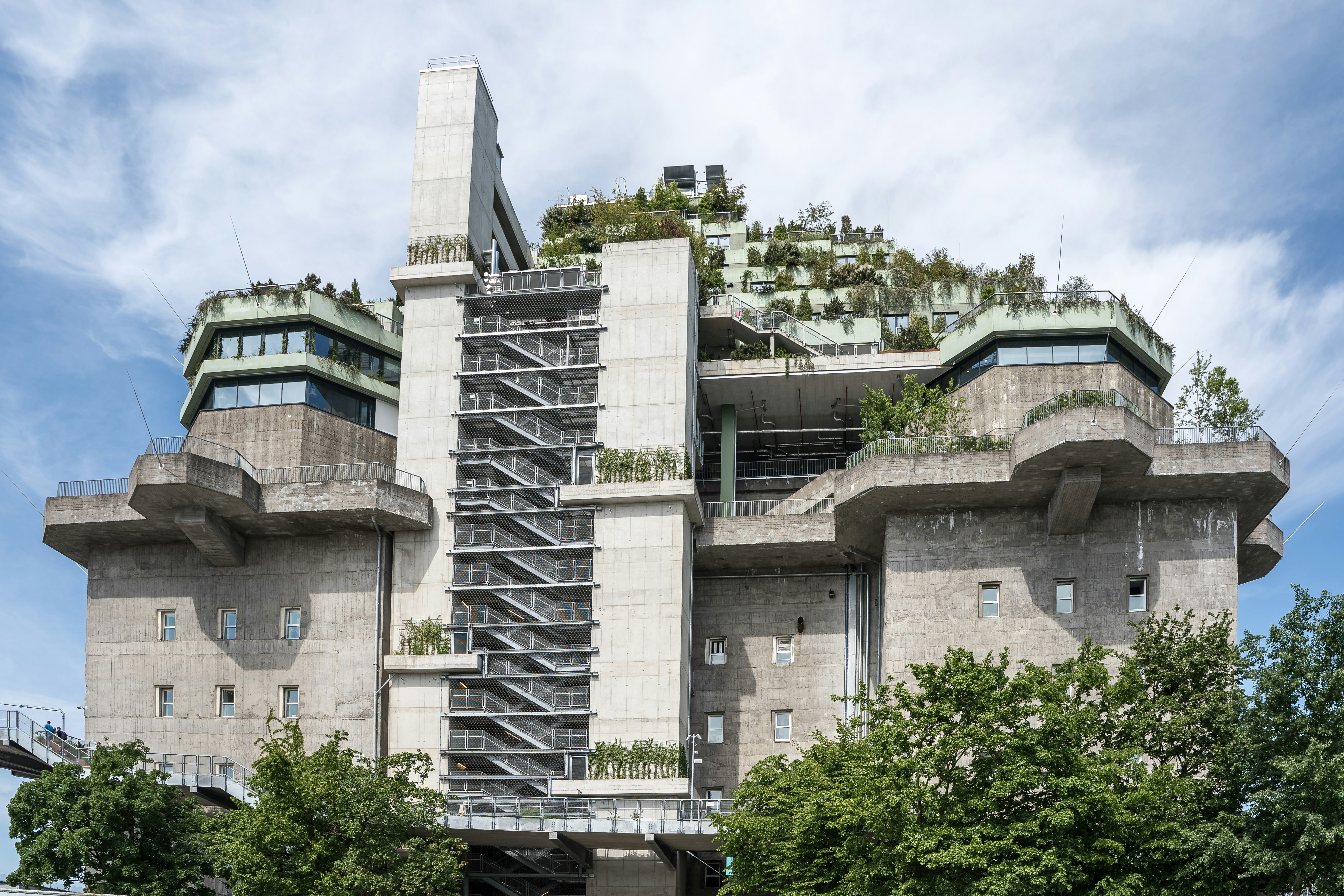 Vertical Sanctuary: A Terraced Concrete Monolith Reclaims the Sky