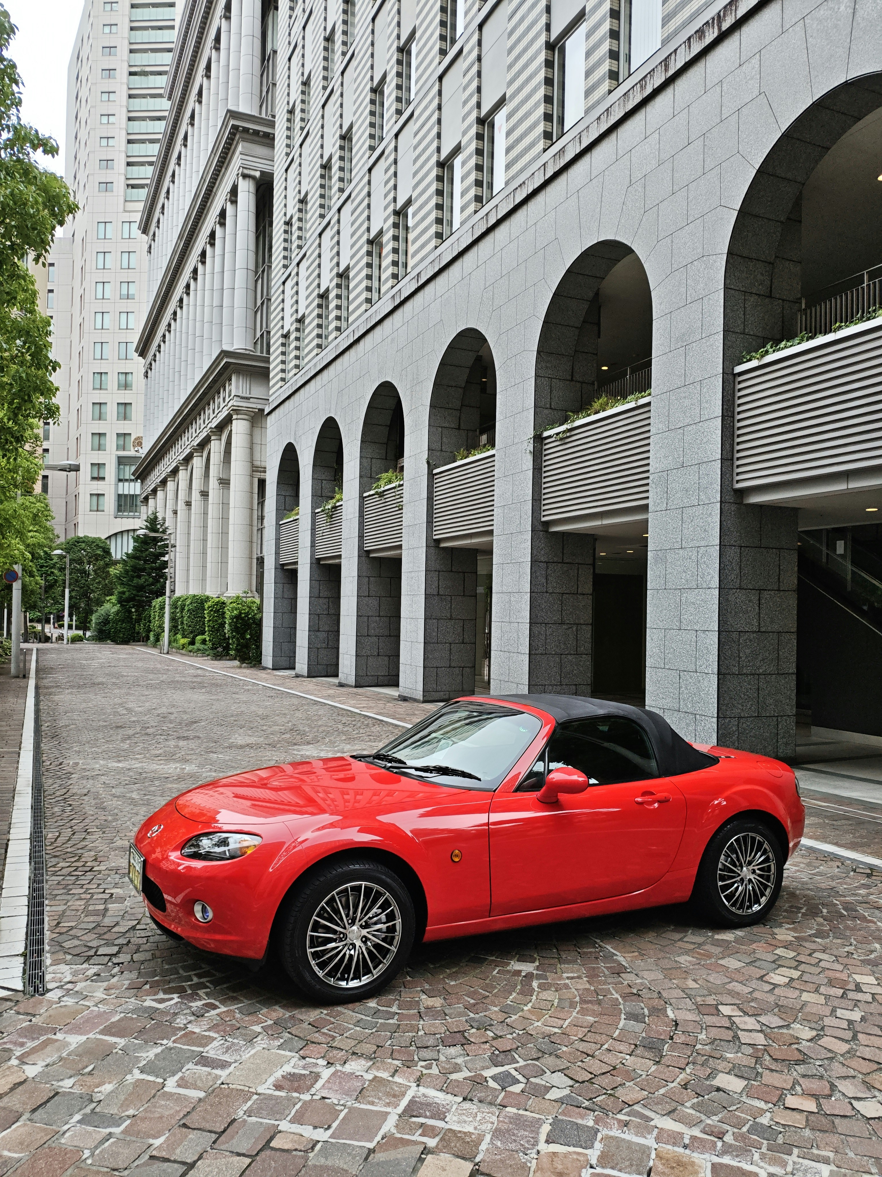 This photo was taken in the Italian Quarter of Shiodome, Tokyo, Japan.