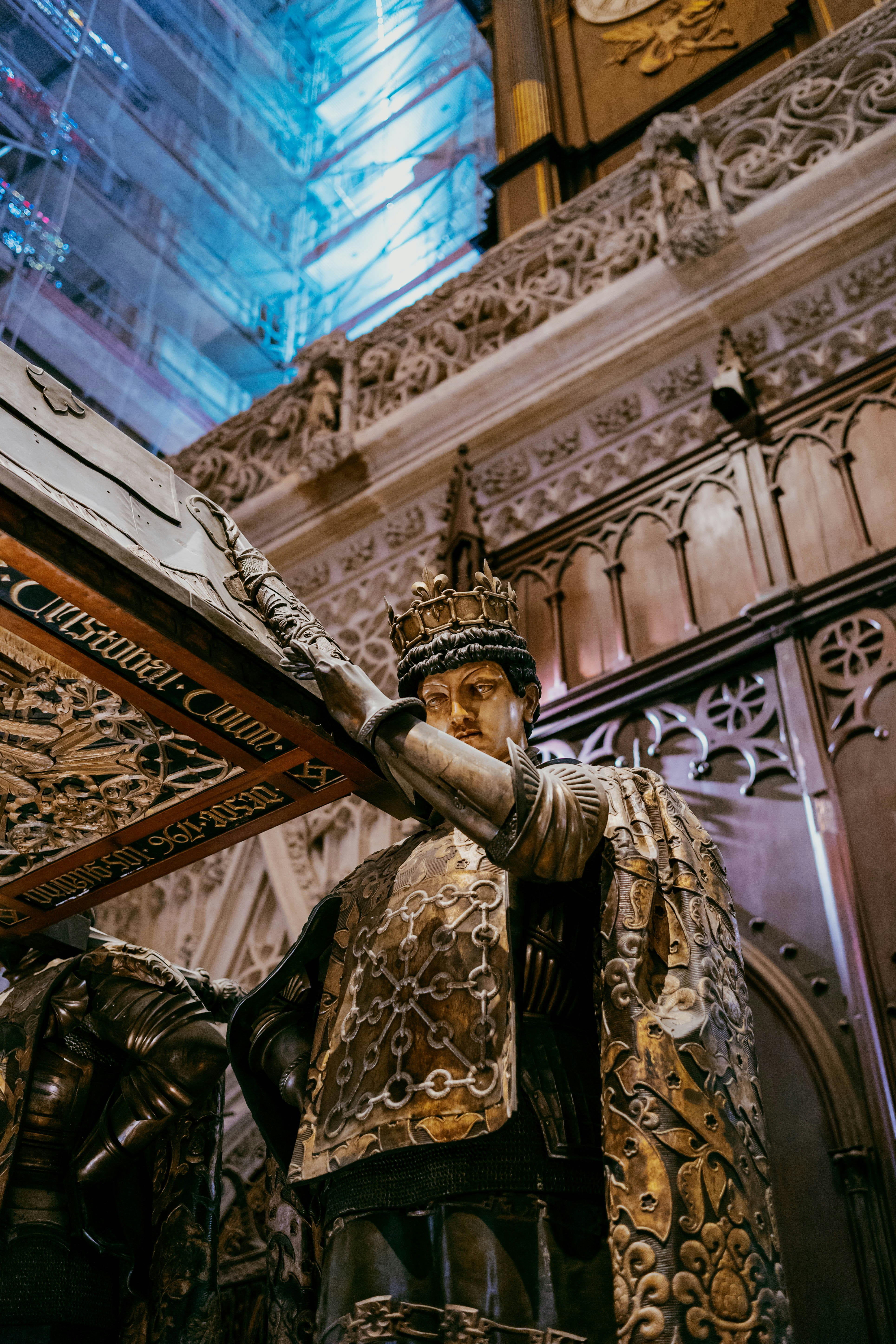 Crowned Guardian in a Whisky-Blue Hall