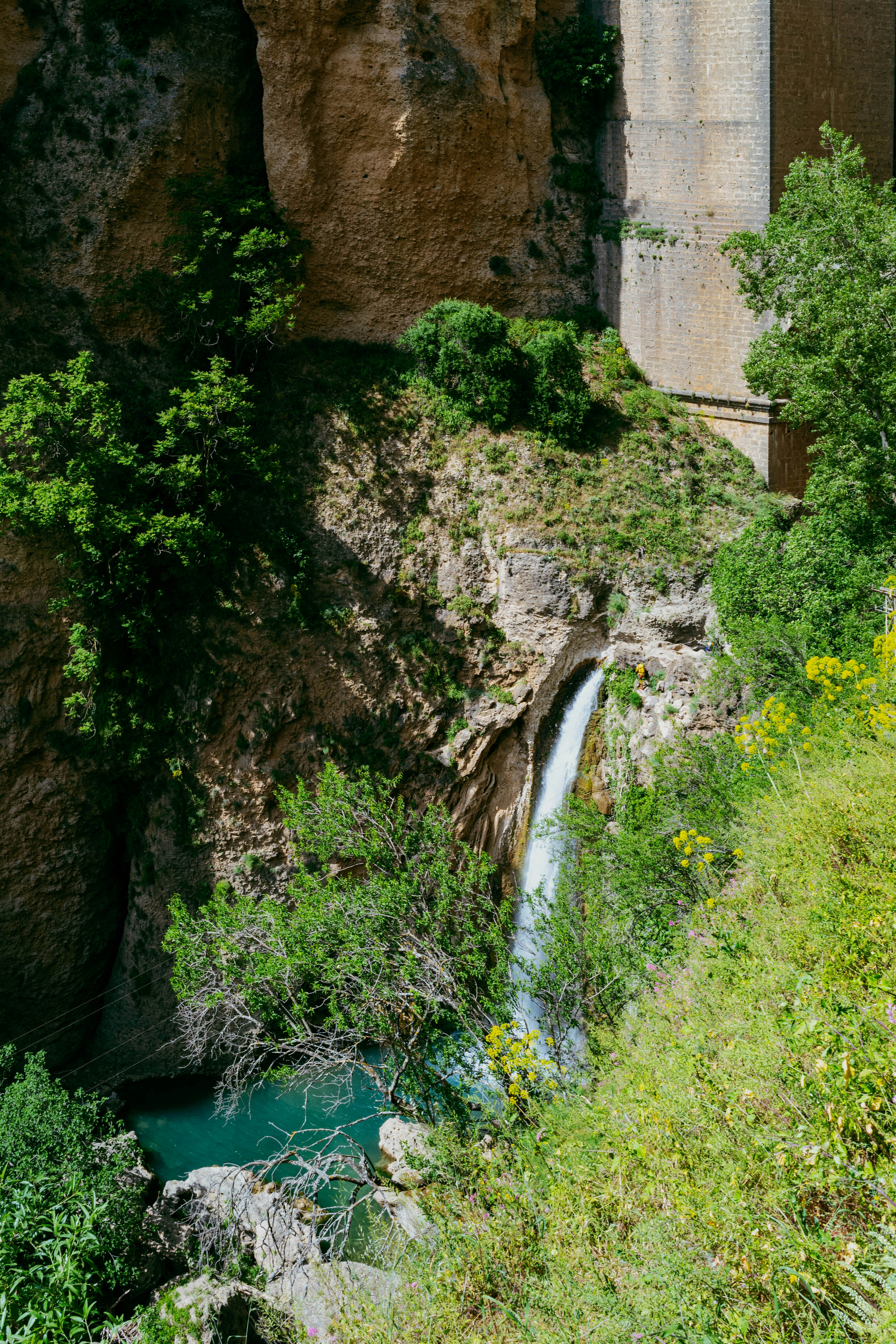 Emerald Gorge: Waterfall at the Cistern Under the Cliff
