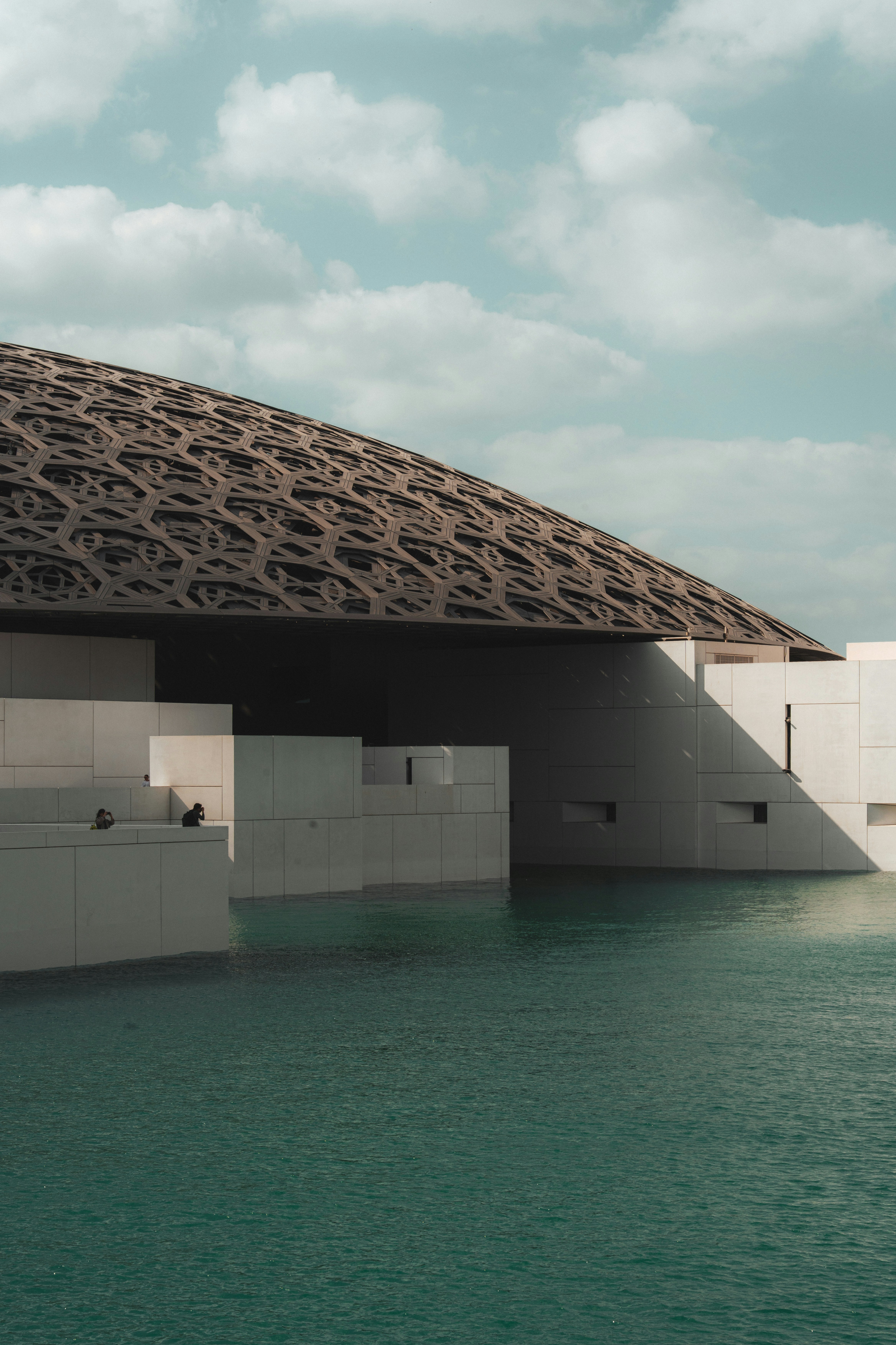 Curved Roof Lattice over Tidal Pools