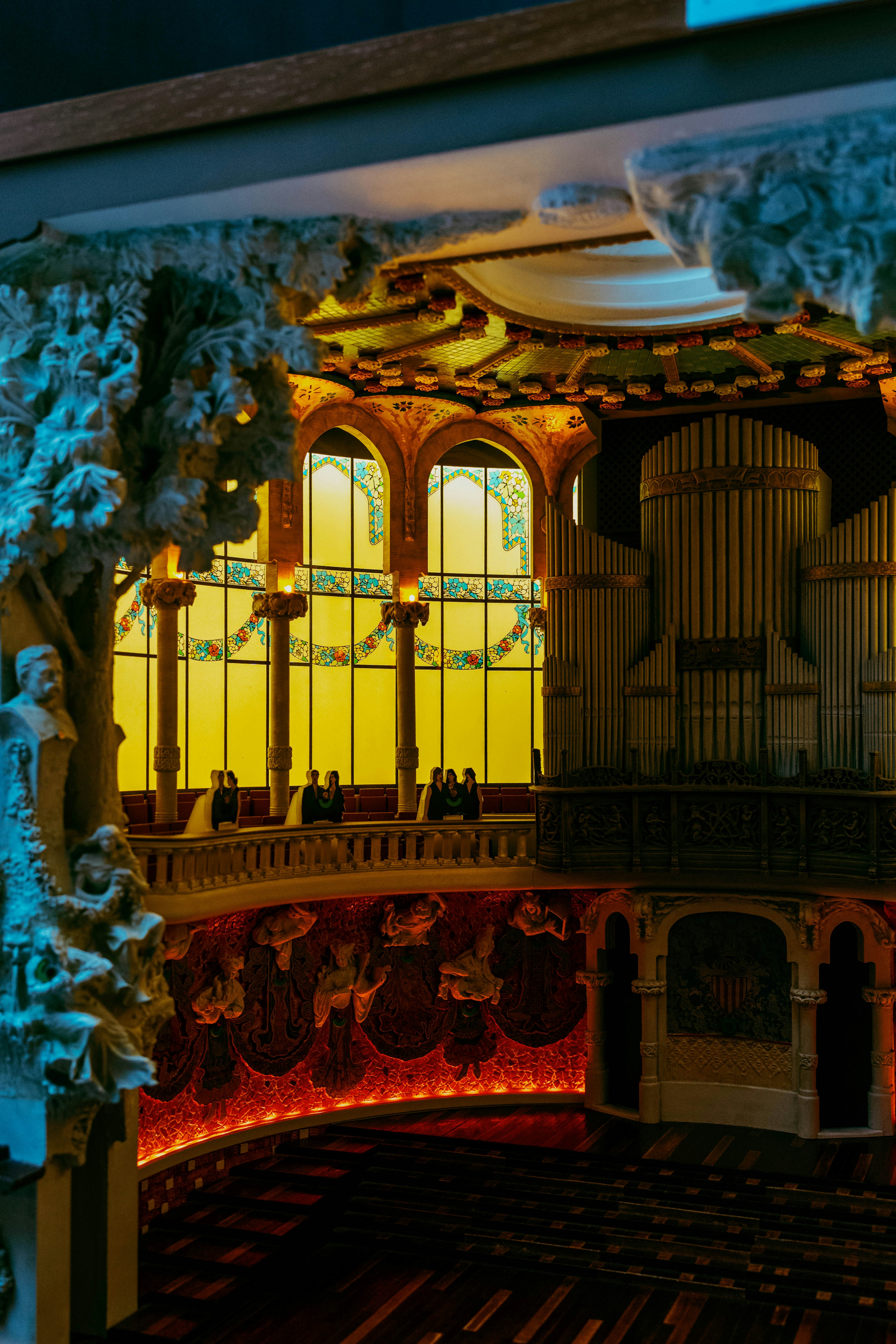 Golden Choir Hall: A Tapestry of Light and Marble