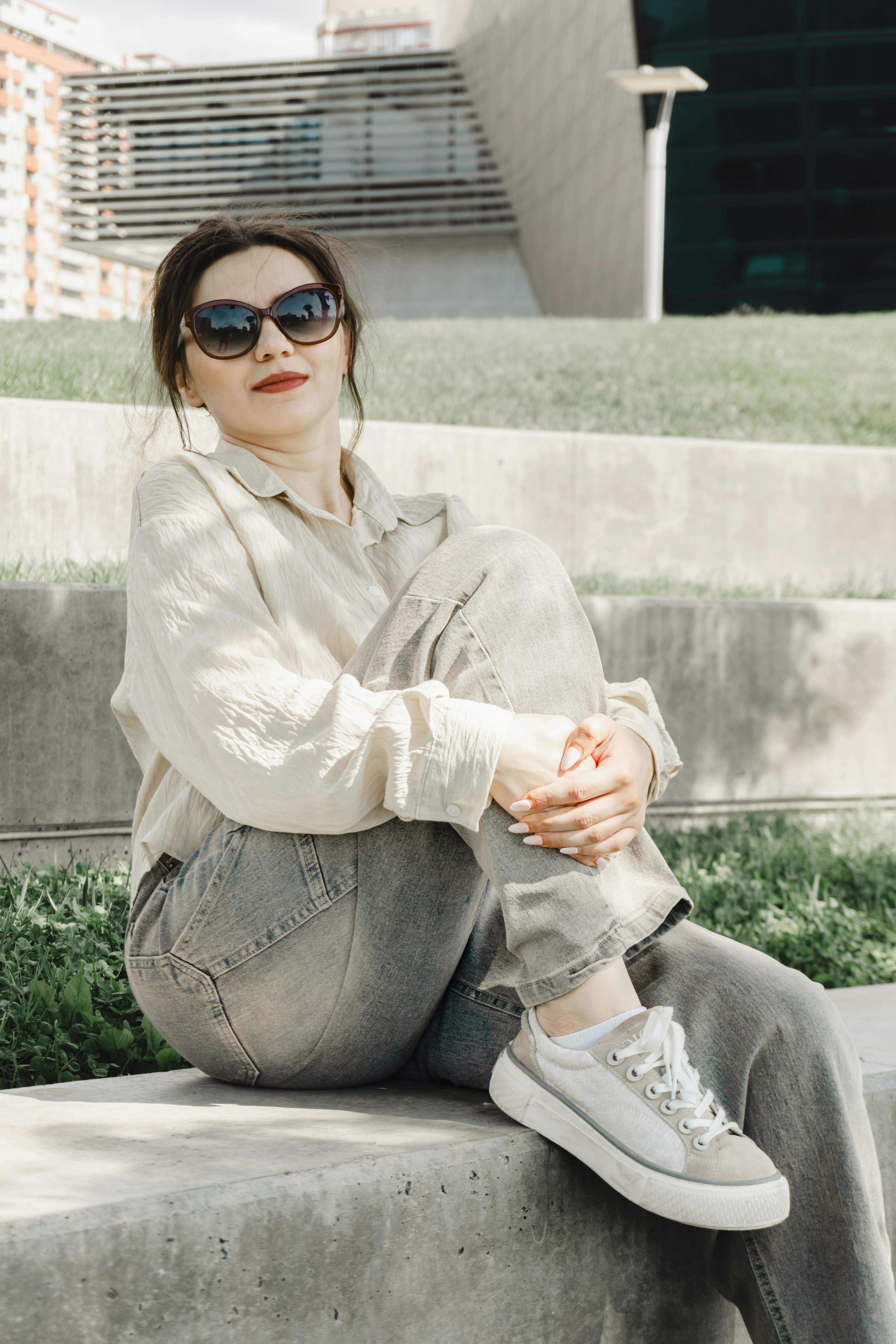 Casual Confidence on Concrete Steps
