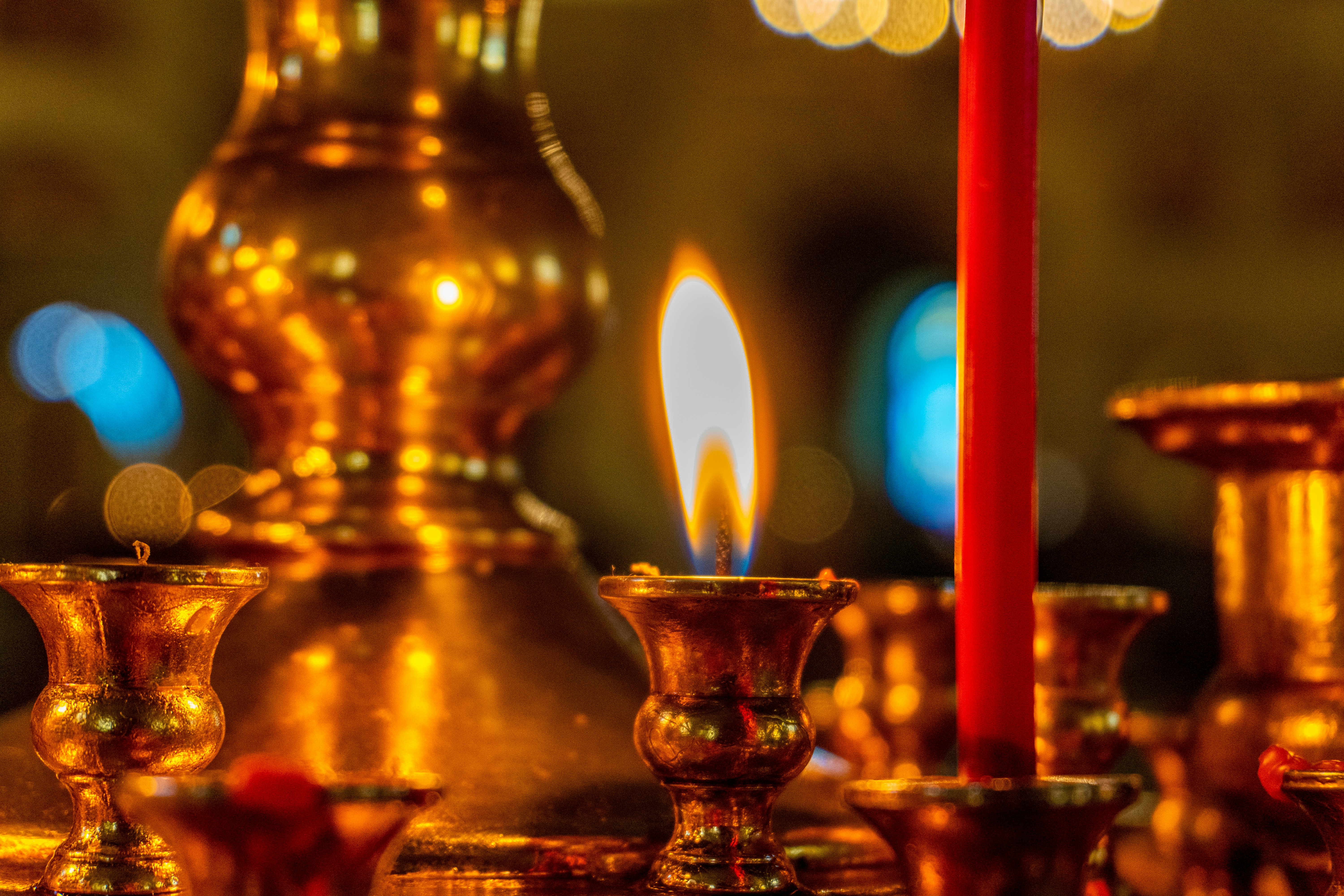 Golden Candlelight: A Cathedral of Warmth