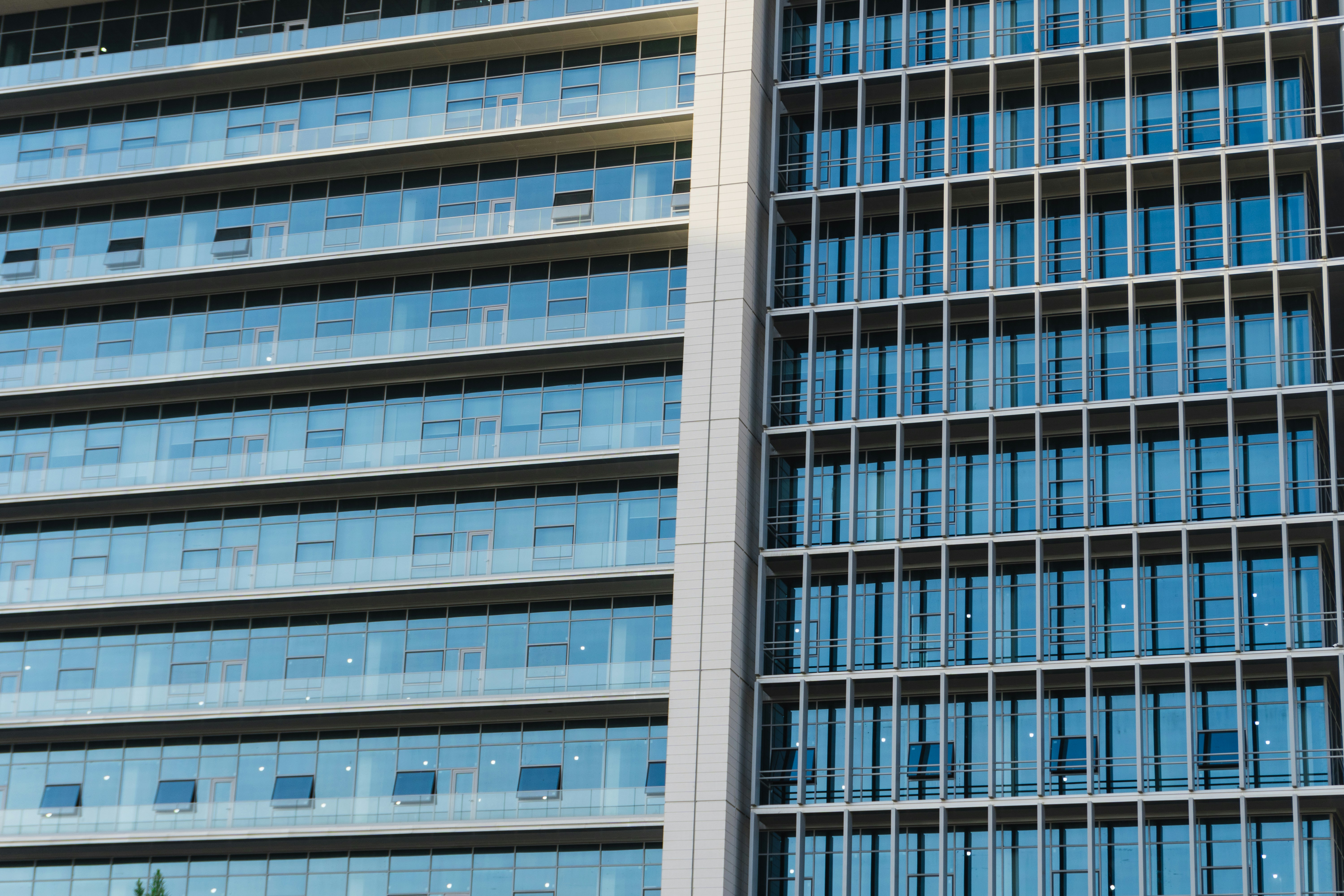 Glass Facade Geometry: A Dual-Tone Office Tower