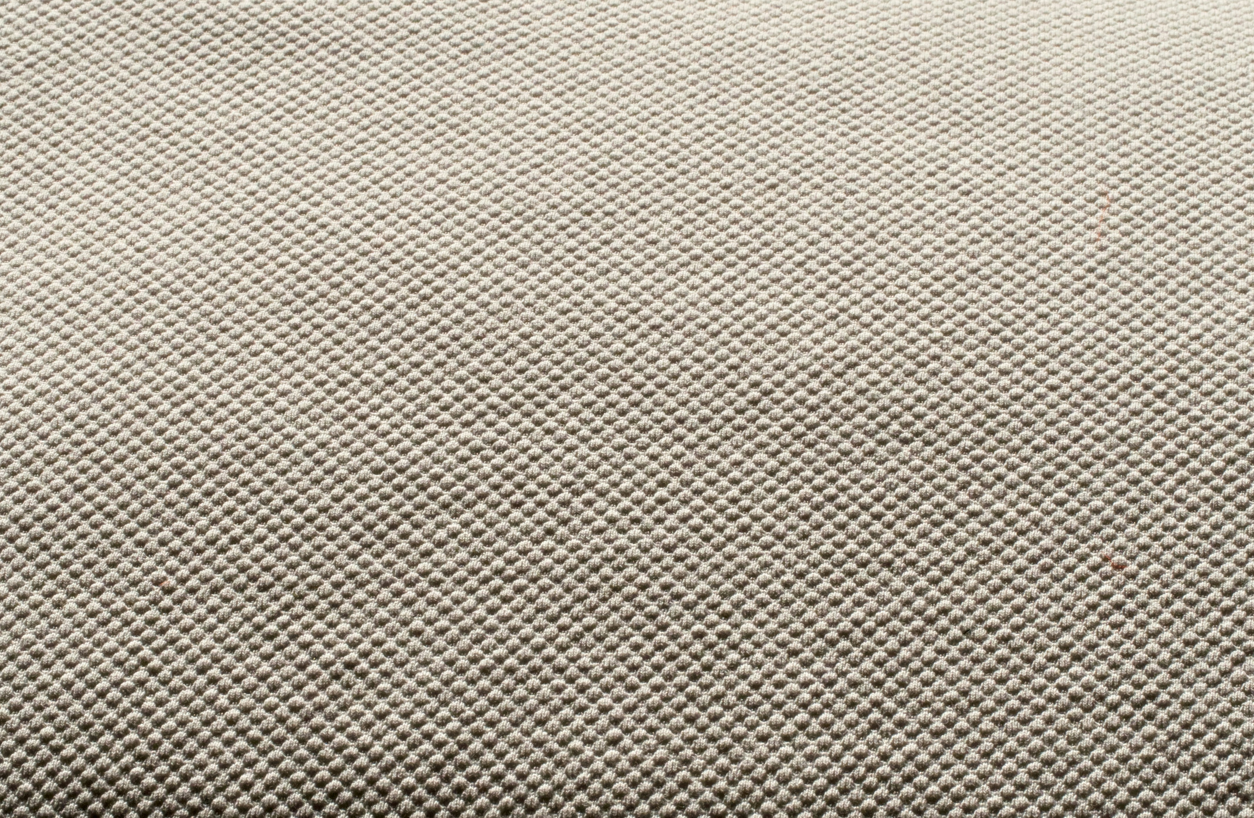 Close-Loop Weave: A Macro Portrait of Textile Texture