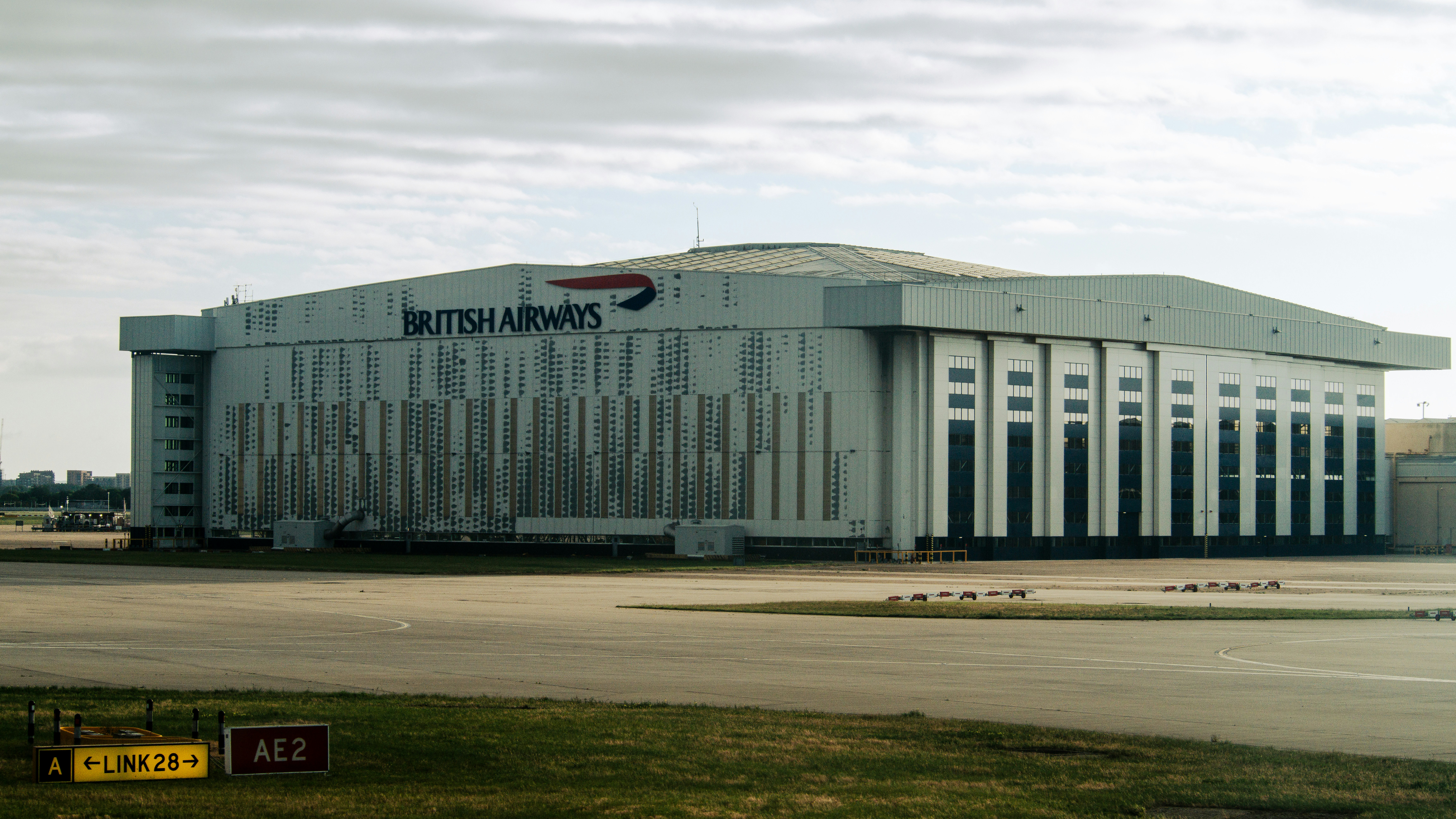 Aeroplane hanger