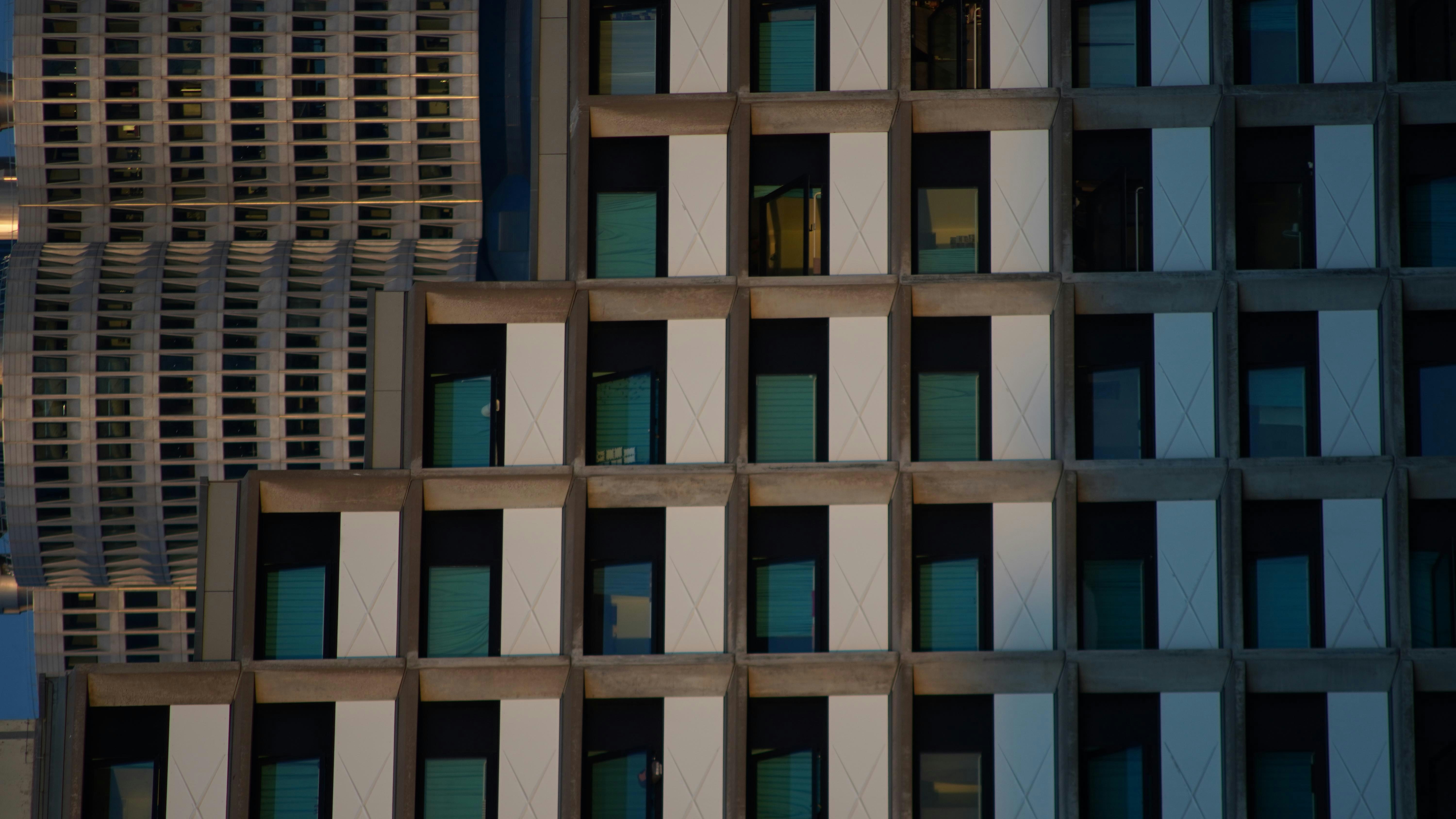 Geometric Echo: The Grid of Shaded Cubes