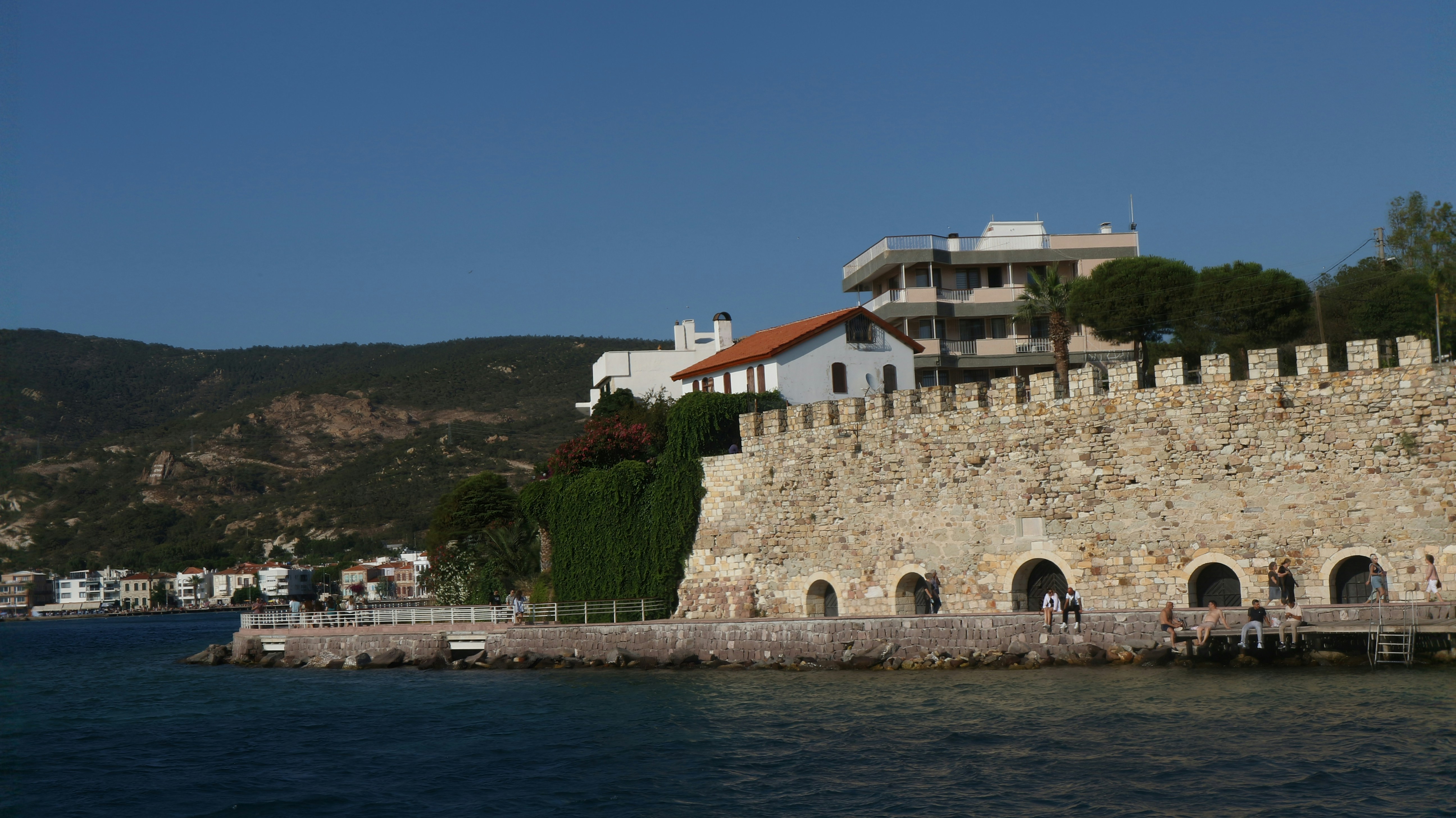 Stone Walls Against the Sea: A Quiet Waterfront Bastion