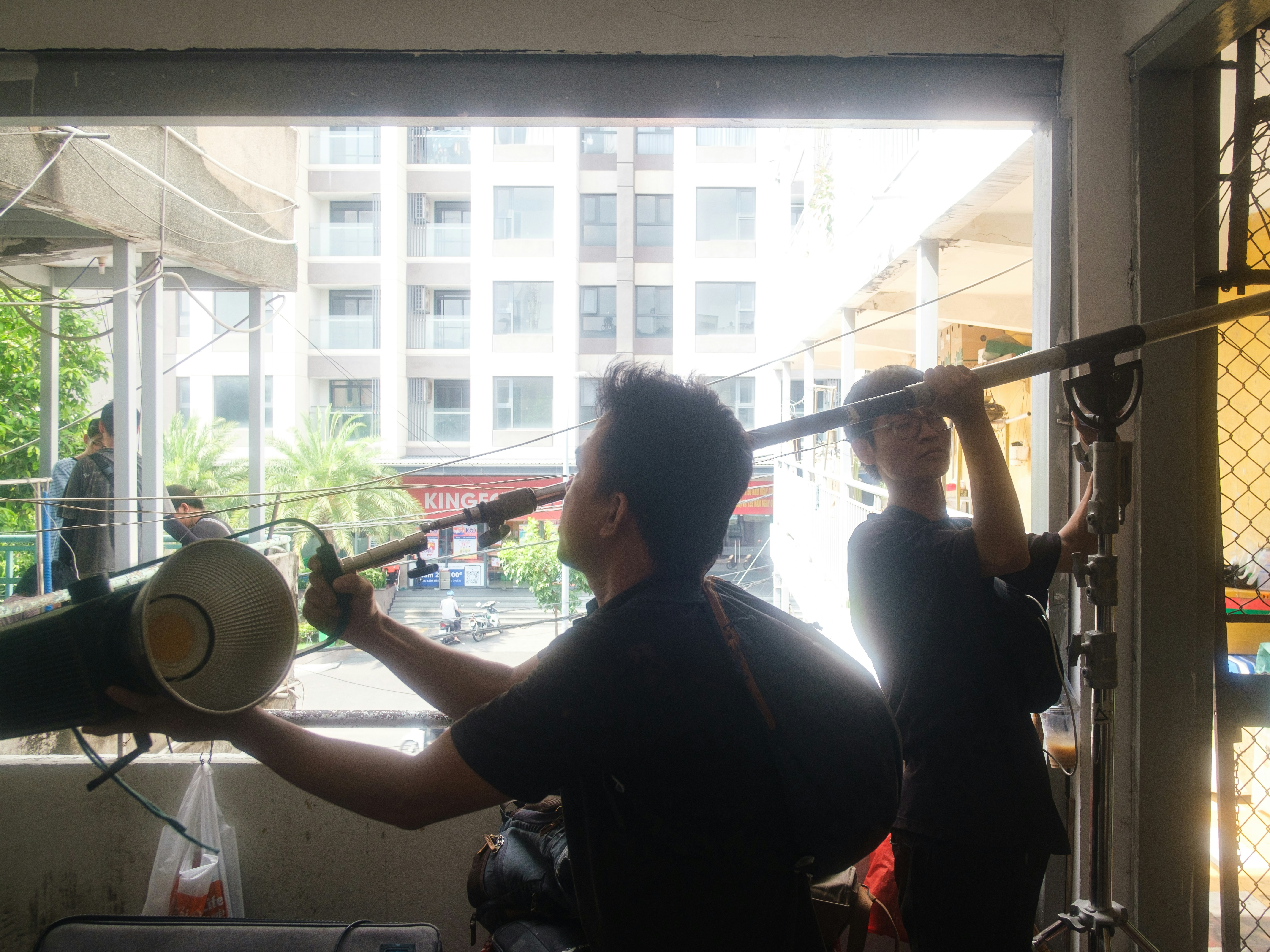 Musician’s Concentration under the Rigging Light