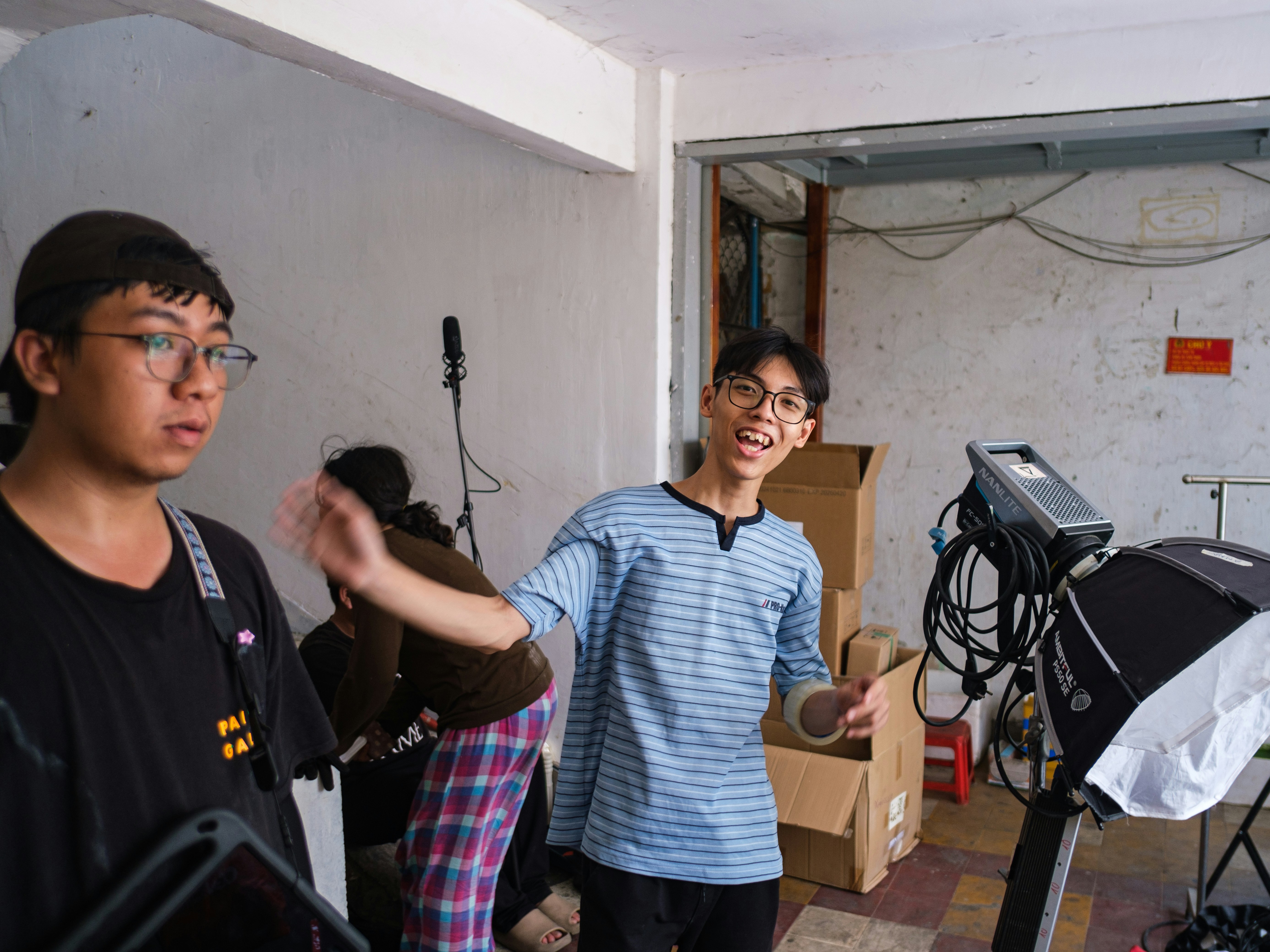 Mid-Rehearsal Exchange: A Friendly Move in an Indoor Studio