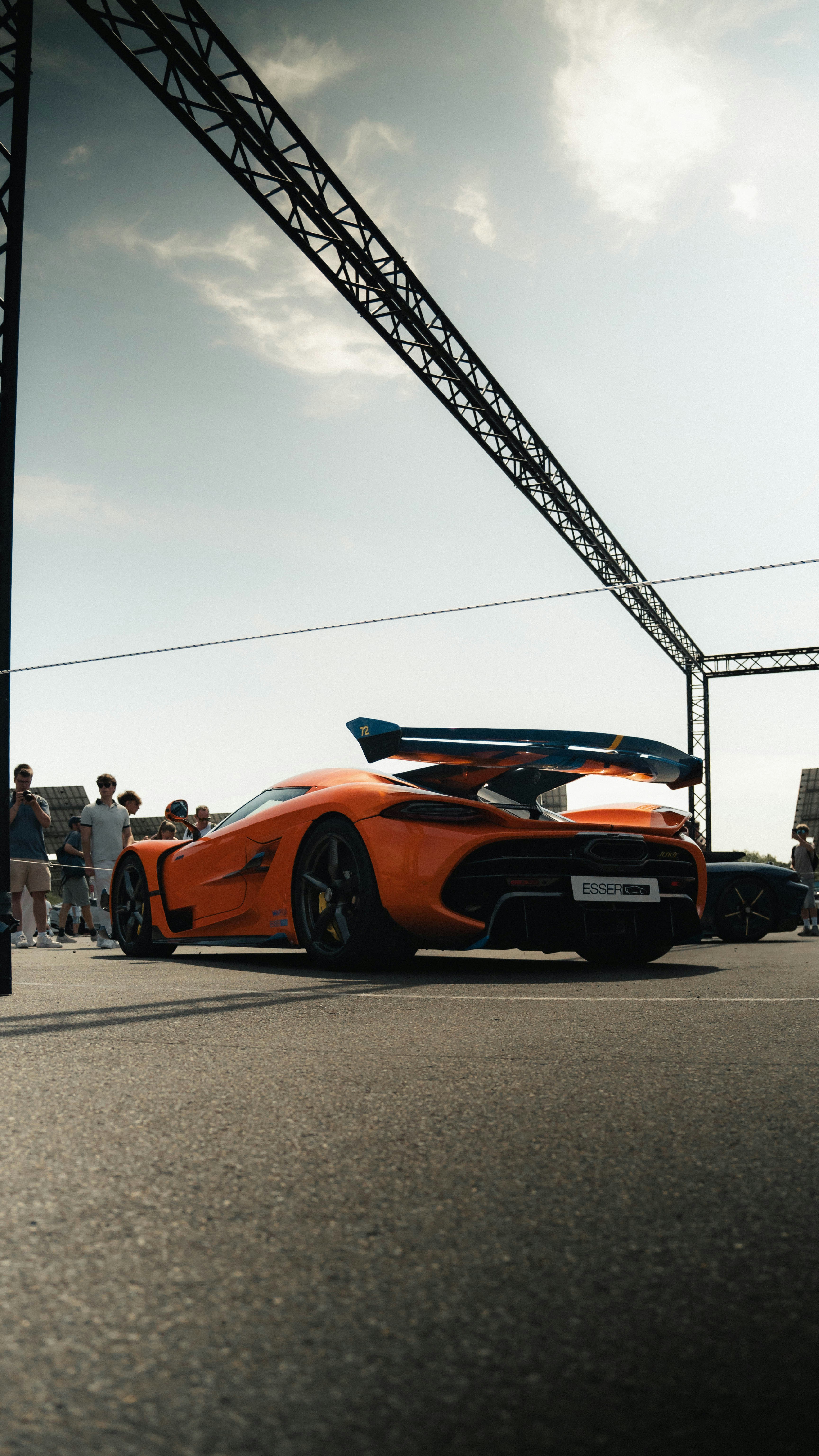 Orange Thunder: A Mclaren-Style Masterclass on the Grid