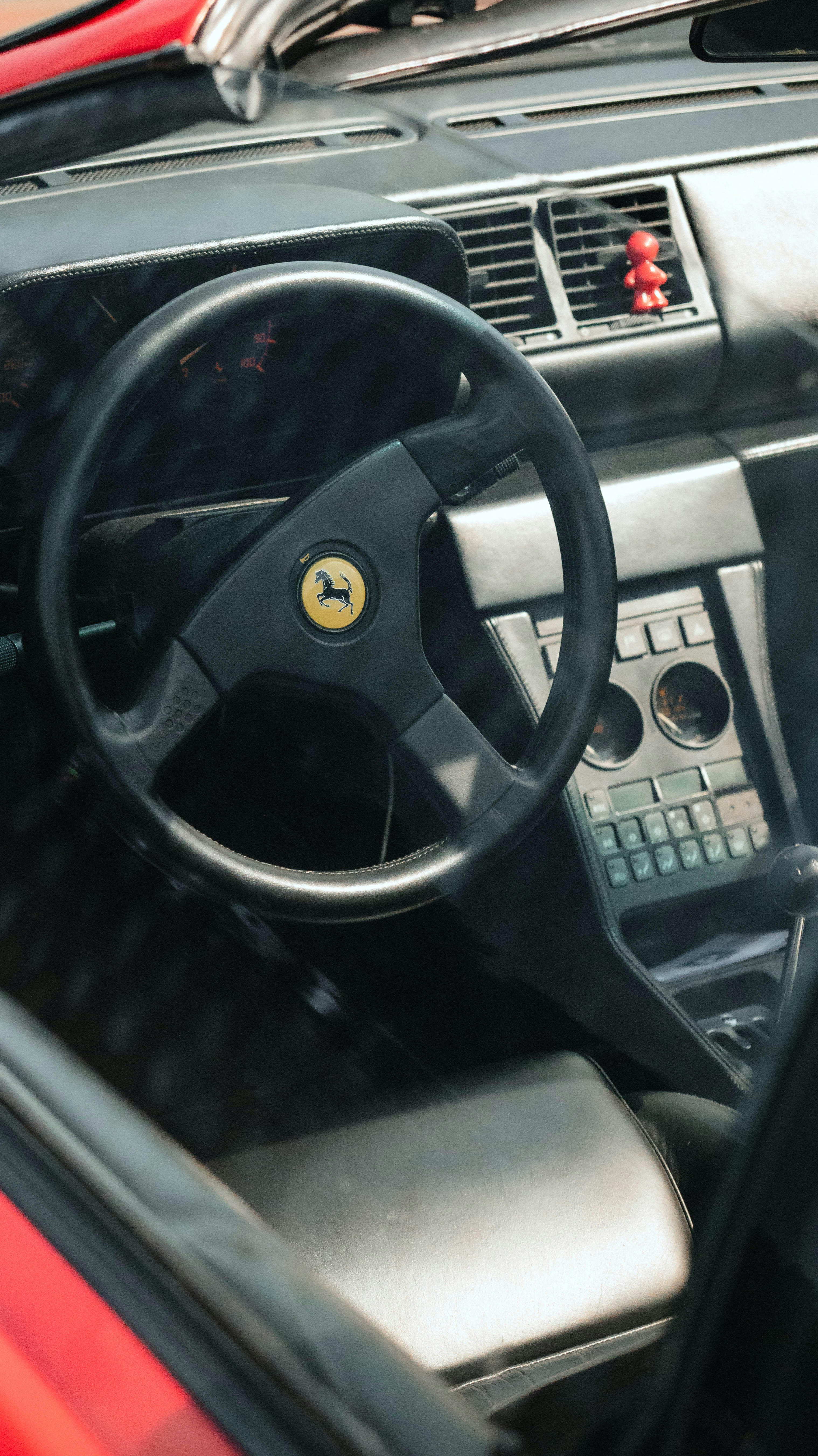 Classic Ferrari Grip: Steering Wheel and Dash Profile