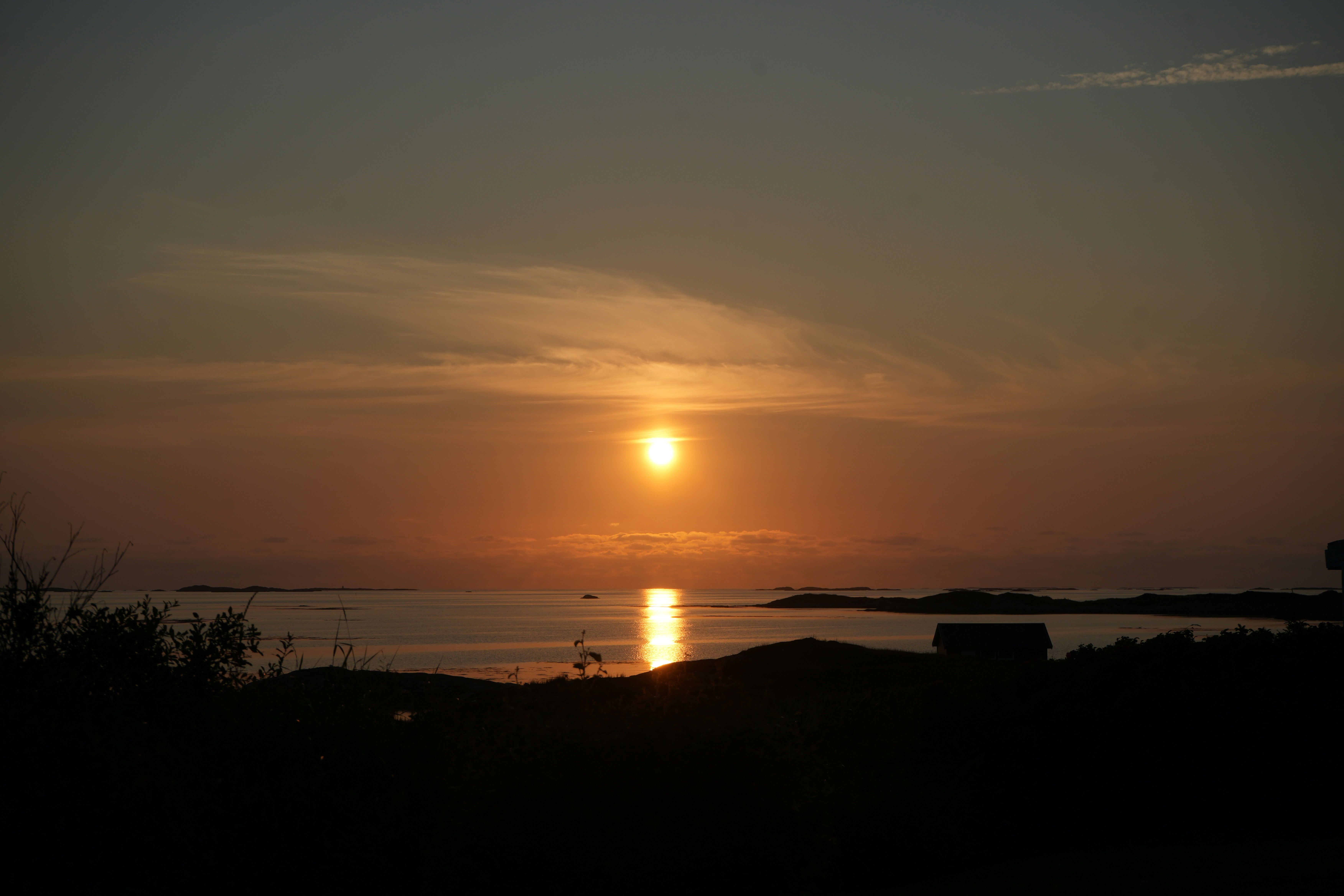 Quiet Horizon: Sunset Over Quiet Shore
