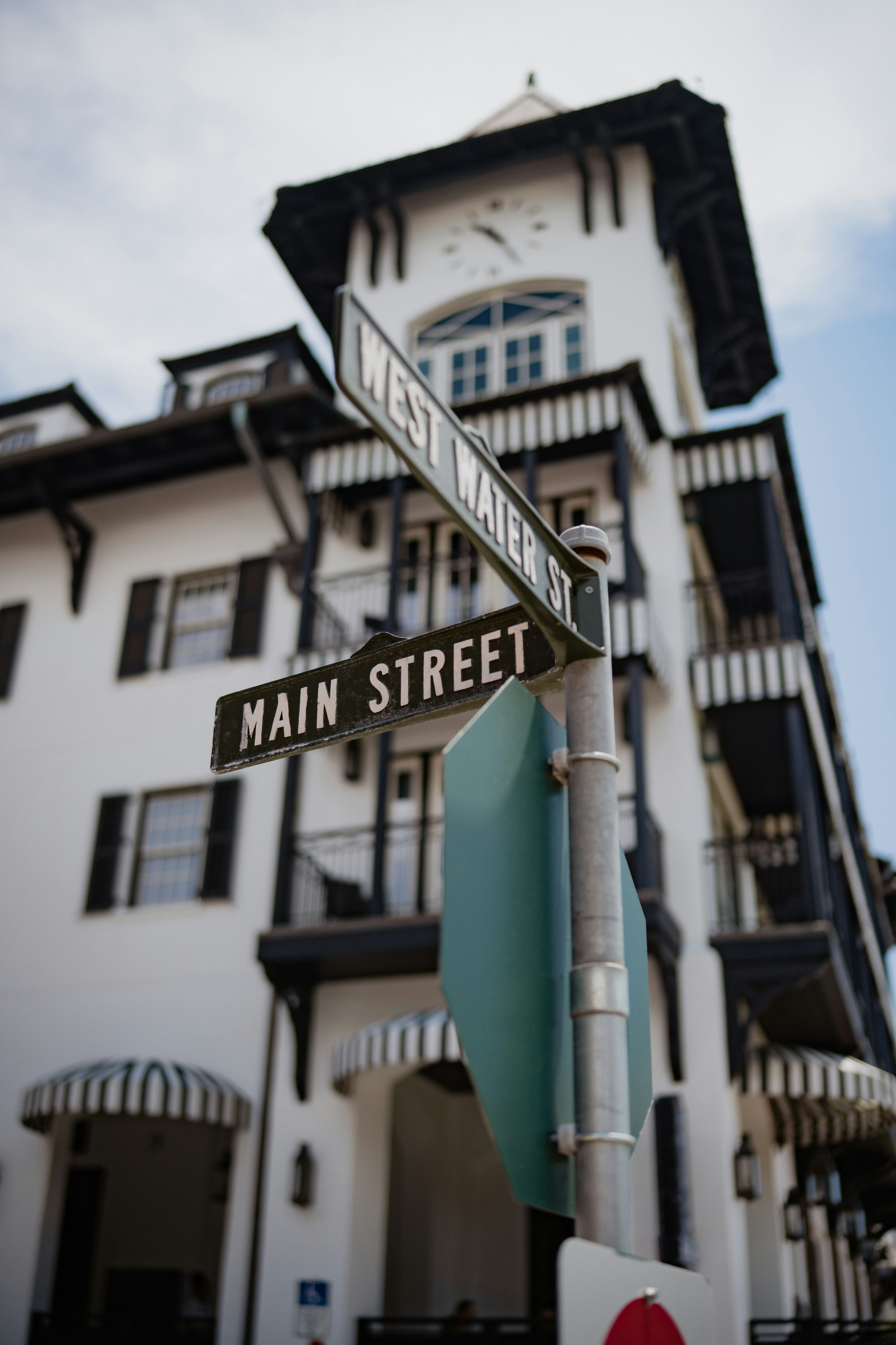 Corner of Main Street: A Tilt toward Timeless Architecture