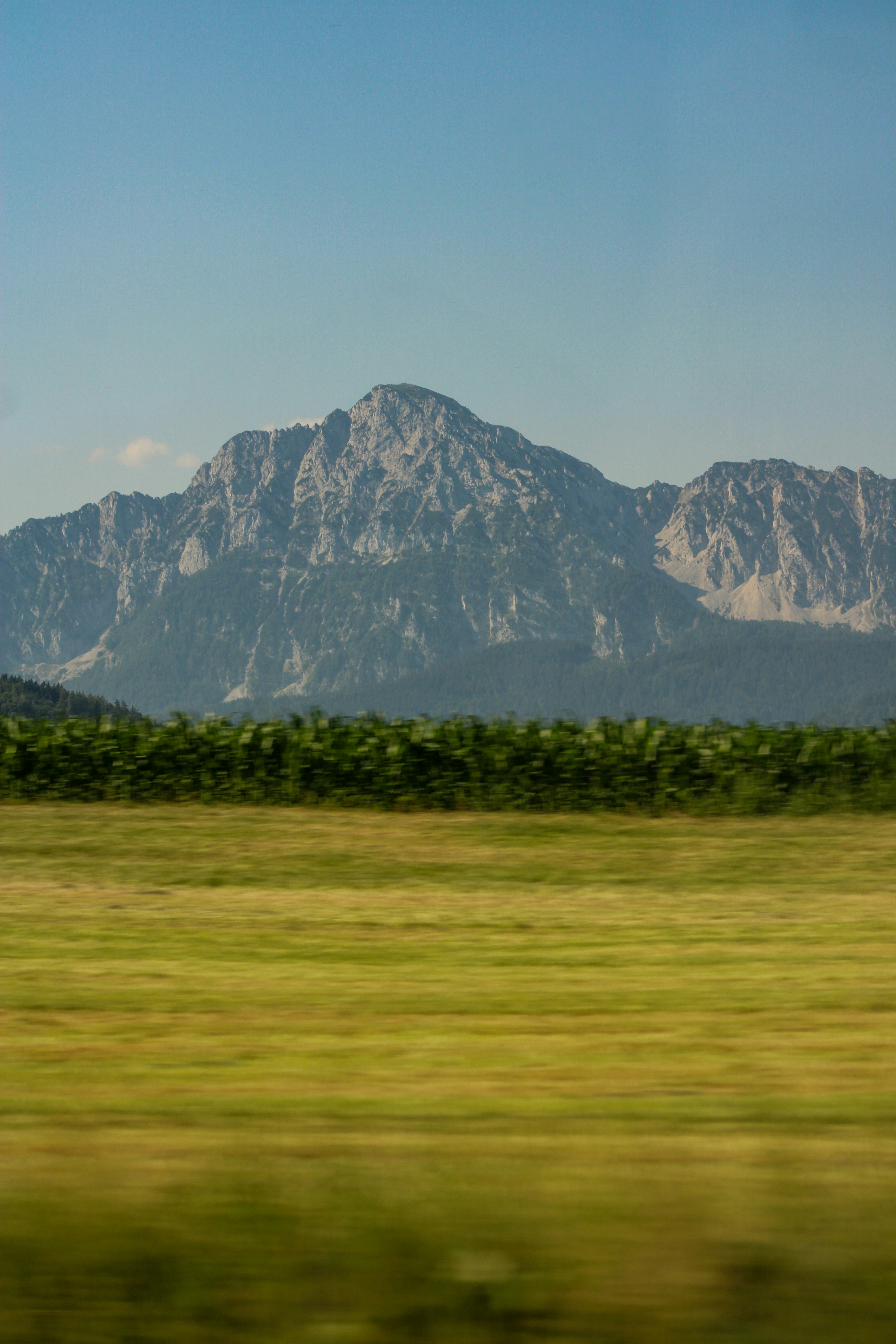 Ridge of Granite: A Quiet Mountain Horizon