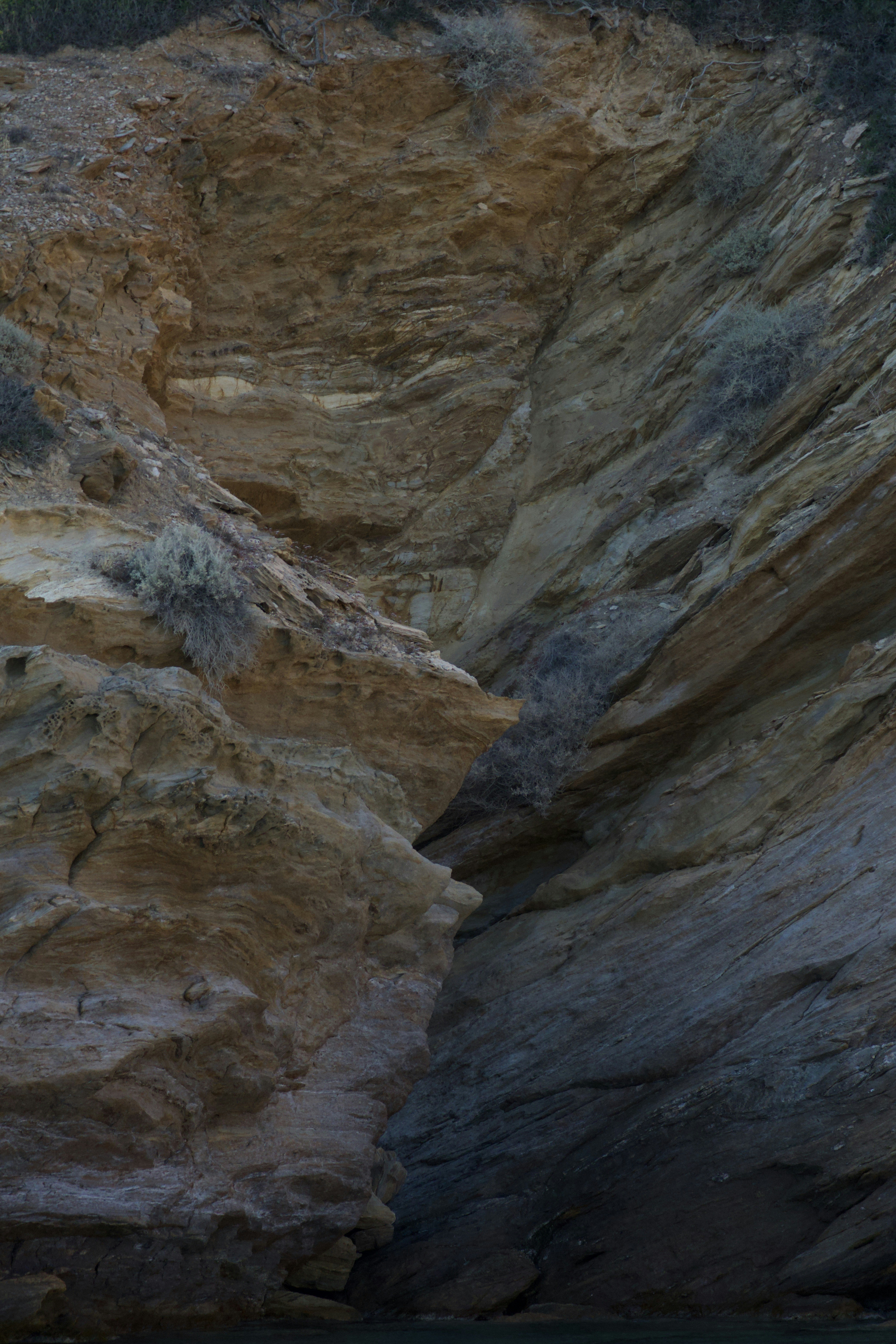 Echoes of Stone: A Quiet Rift Folding Light