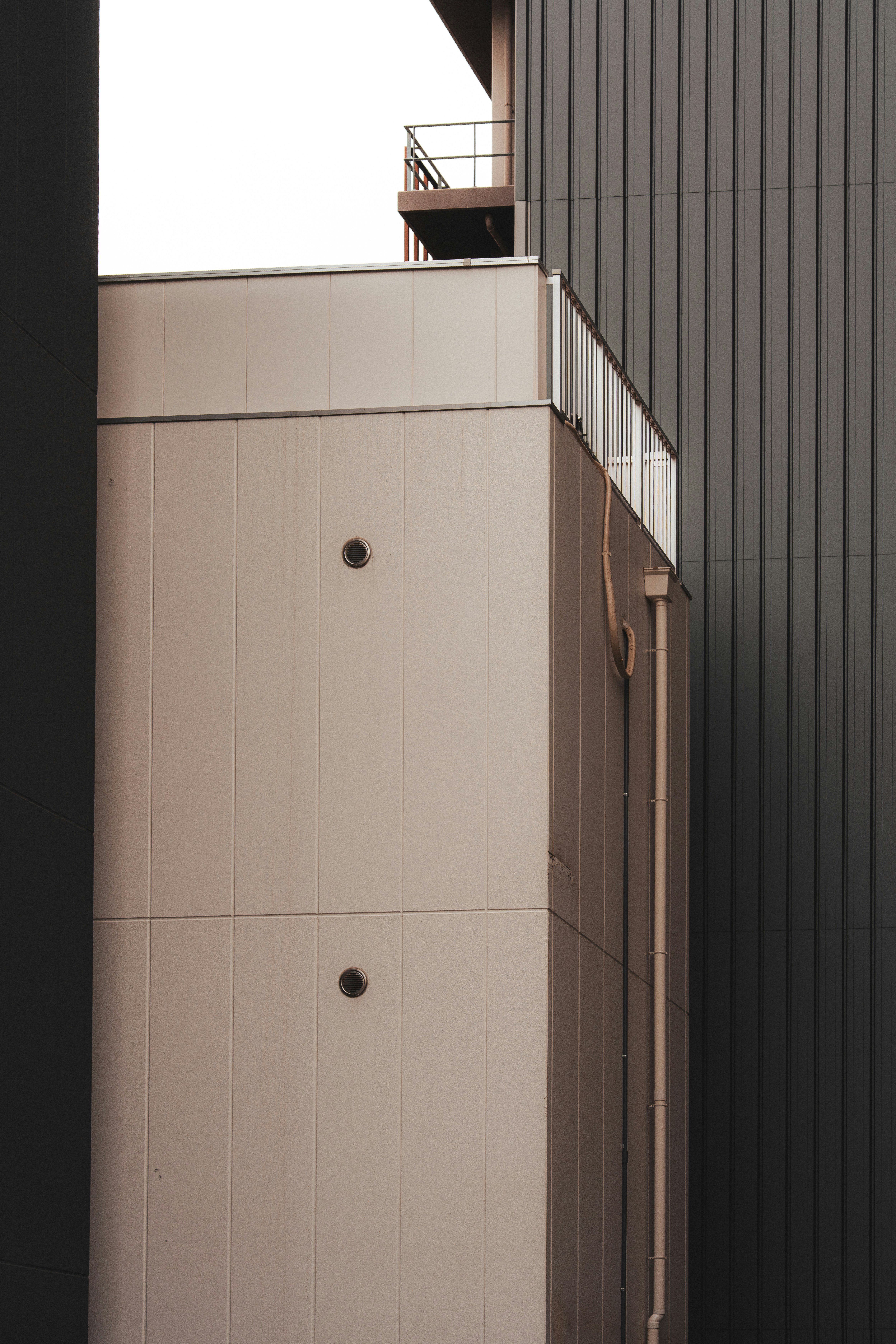 Vertical Facade Convergence