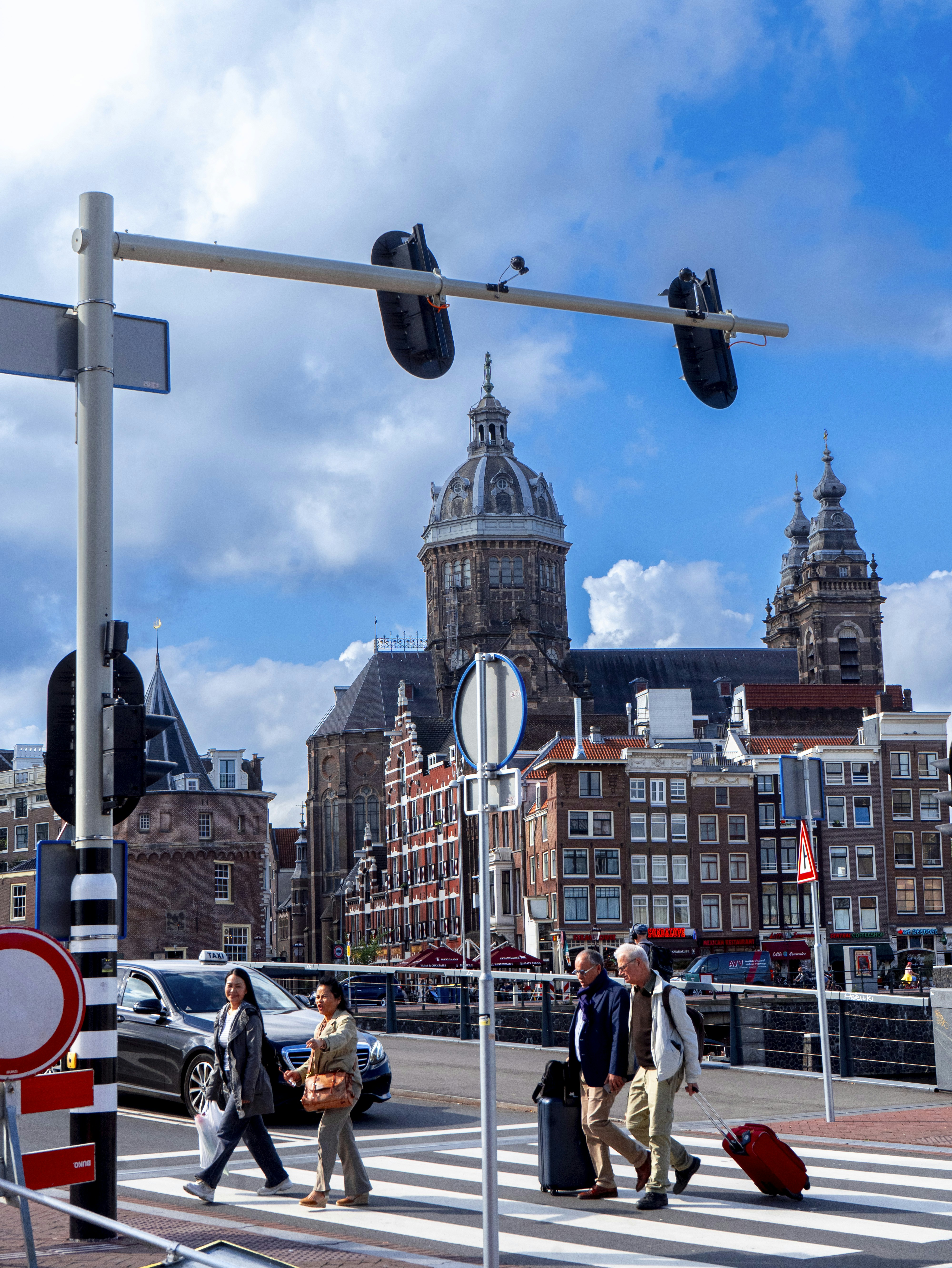 Crossing Towards the Dutch Skyline