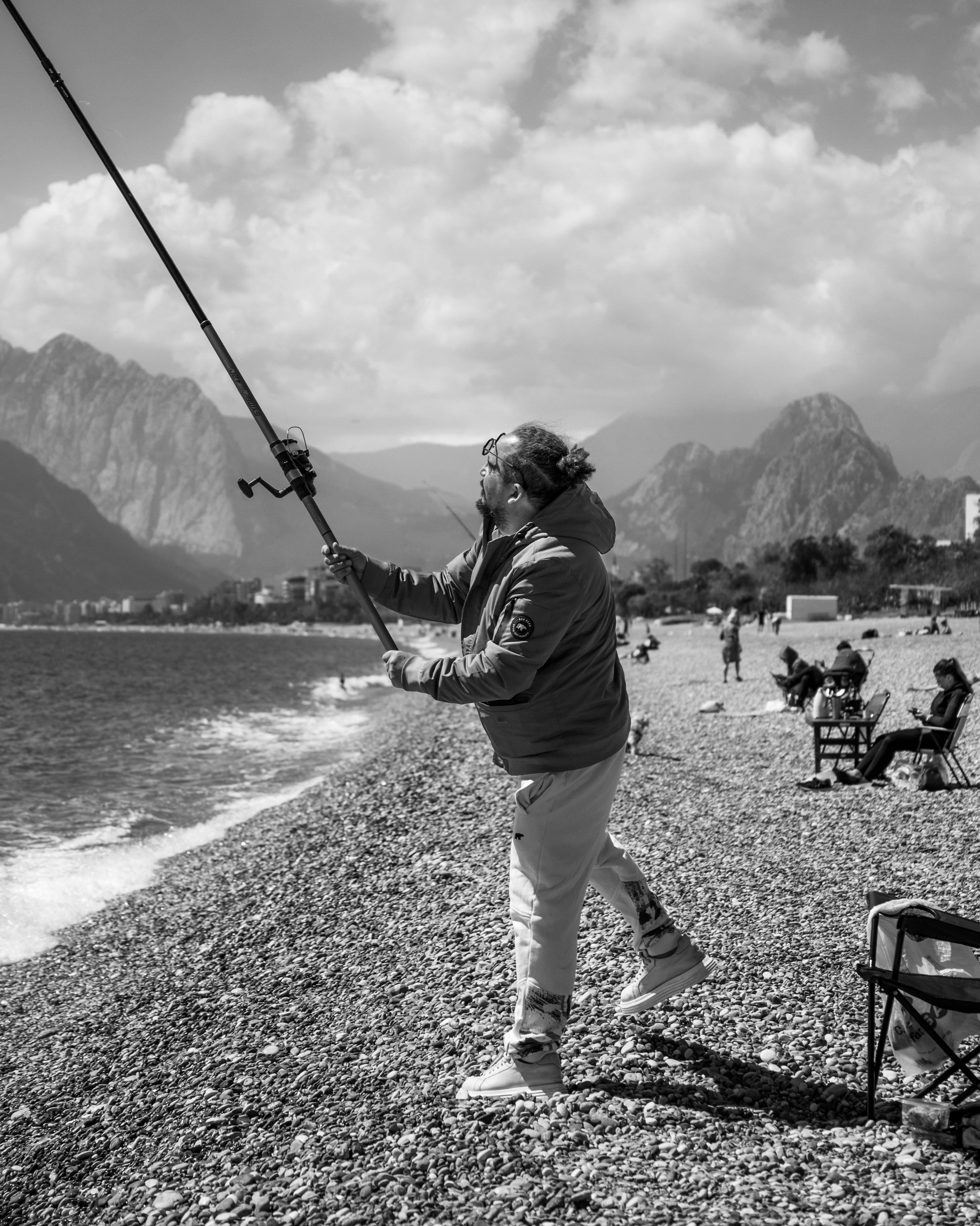 A Fisherman’s Stance: Midcast on a Pebble Beach