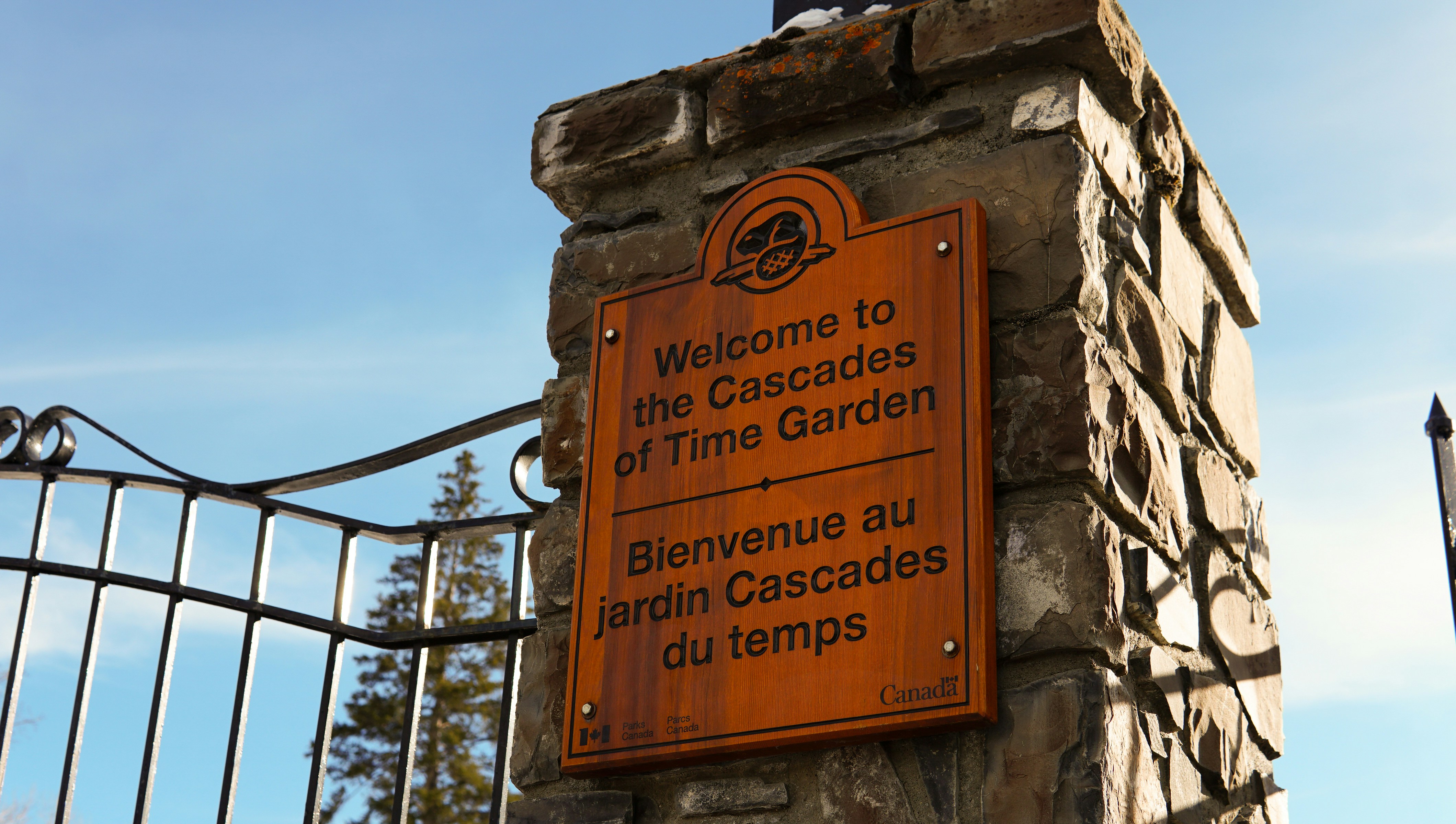 Gatekeeper Plaque at Cascades Entrance