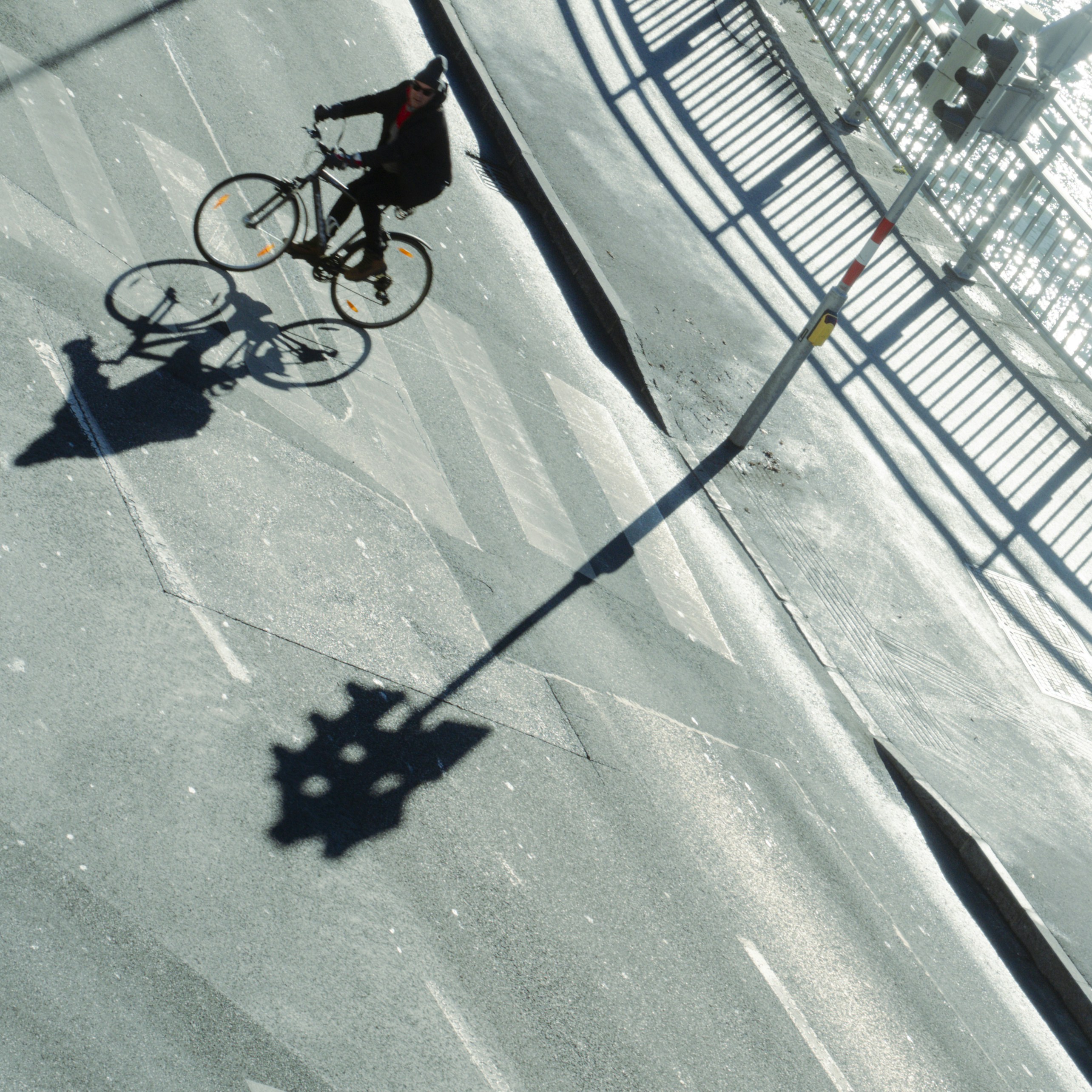 Urban Ride: A Cyclist Conquers the Concrete Canyon