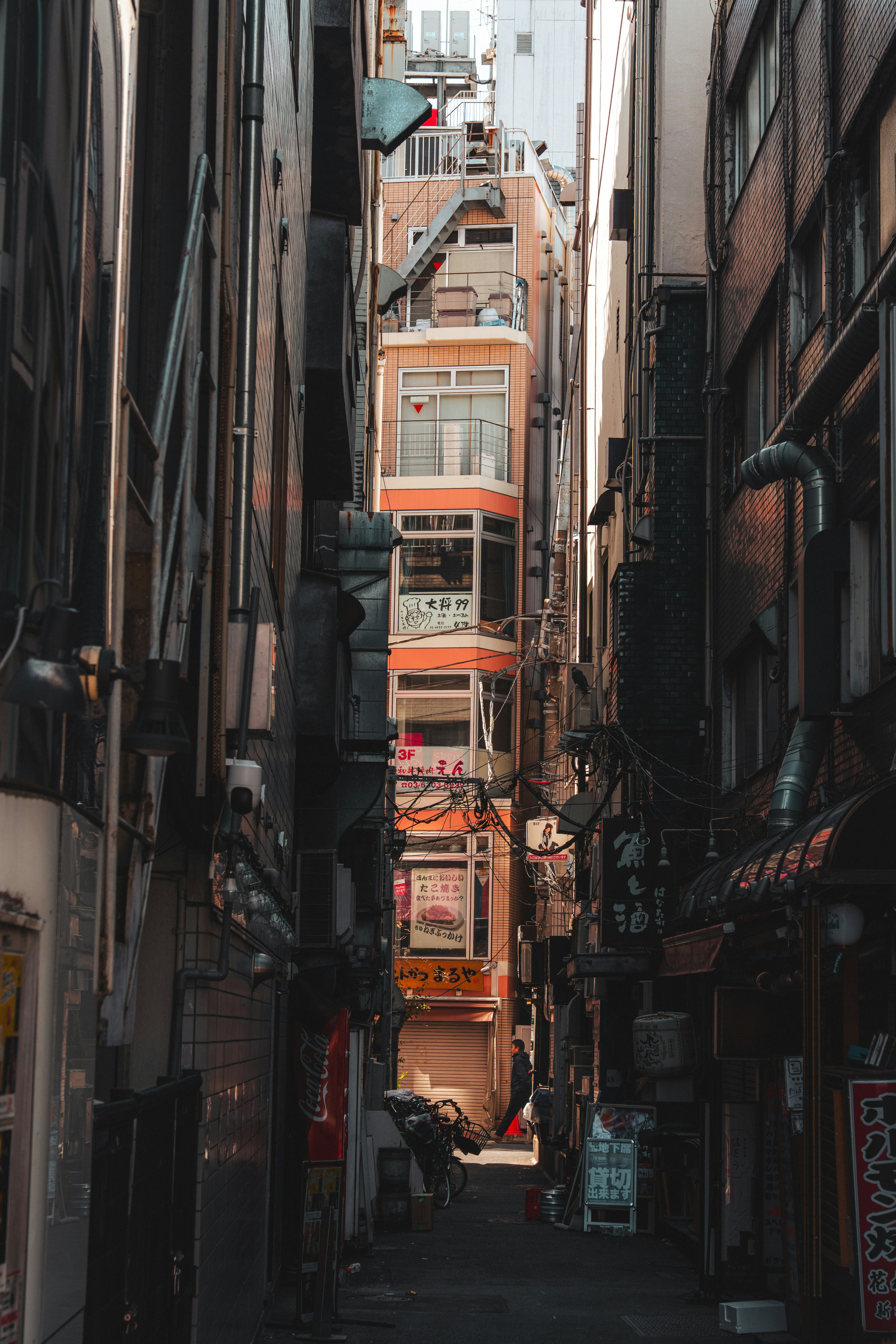 Midnight Avenue: A Neon-Quiet Alley Toward Light