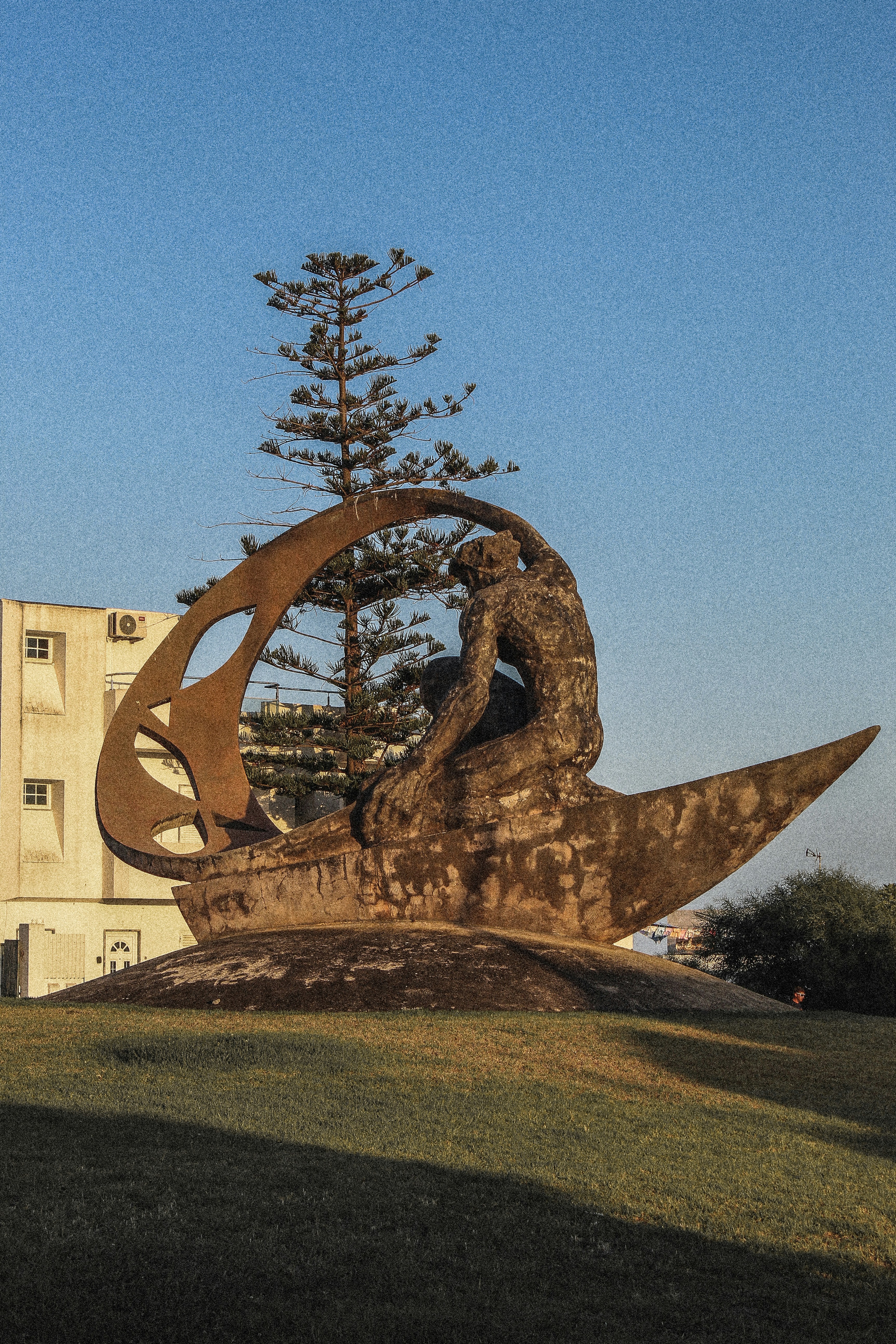Seafaring Sculpture under a Clear Sky