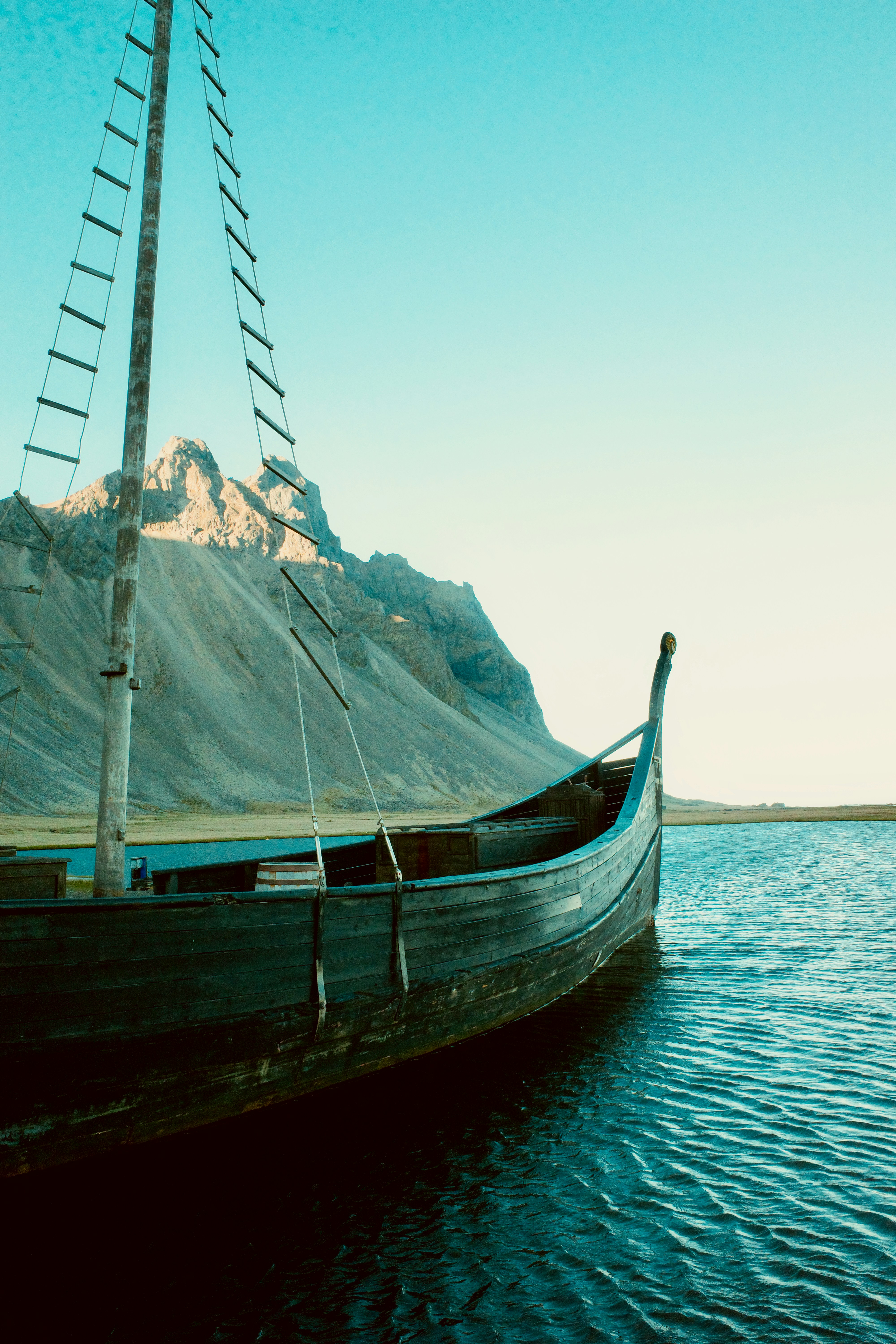 Walnut-wood Vessel at Distant Fjord