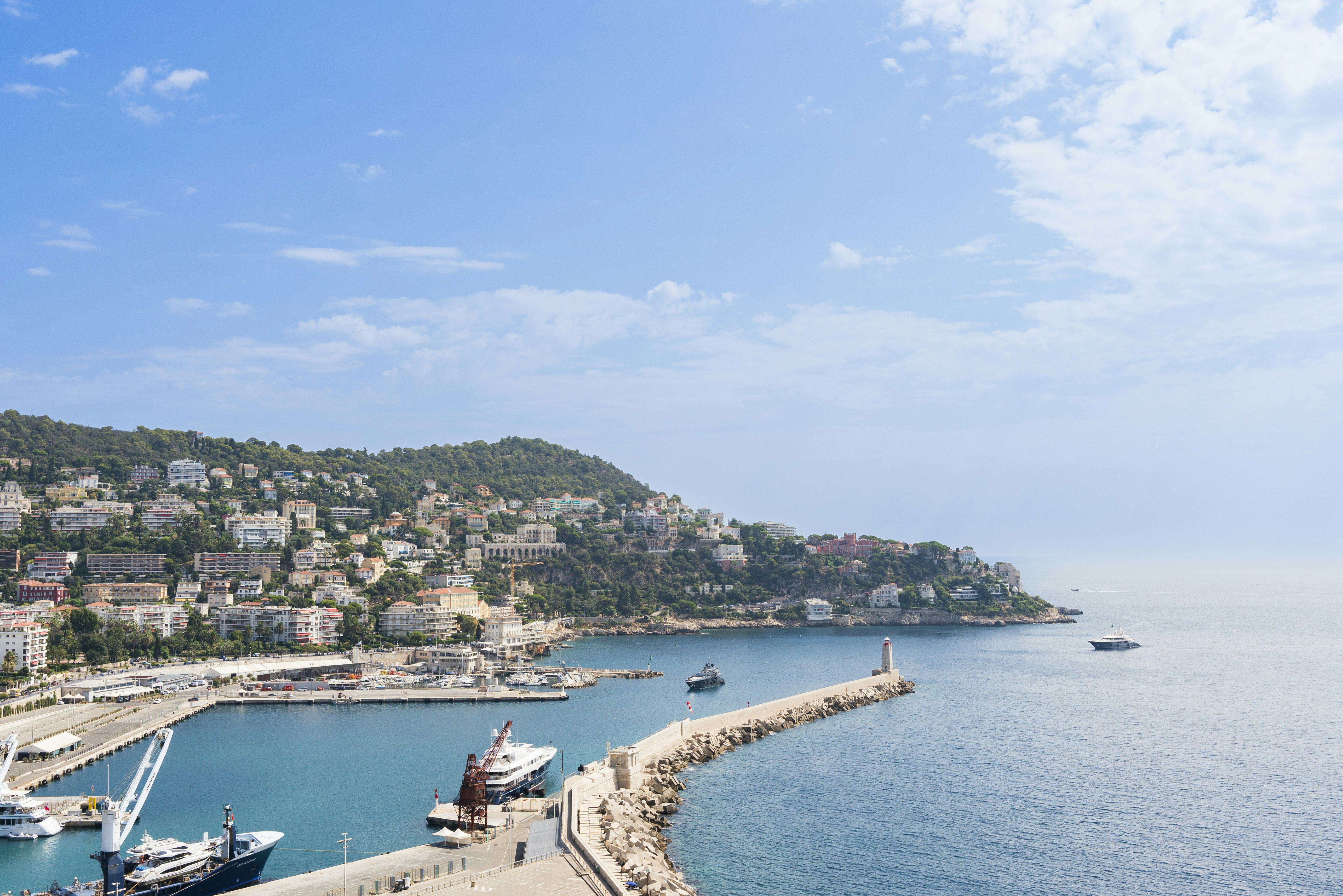 Harbor Terrace: A Coastal Town Embracing the Sea