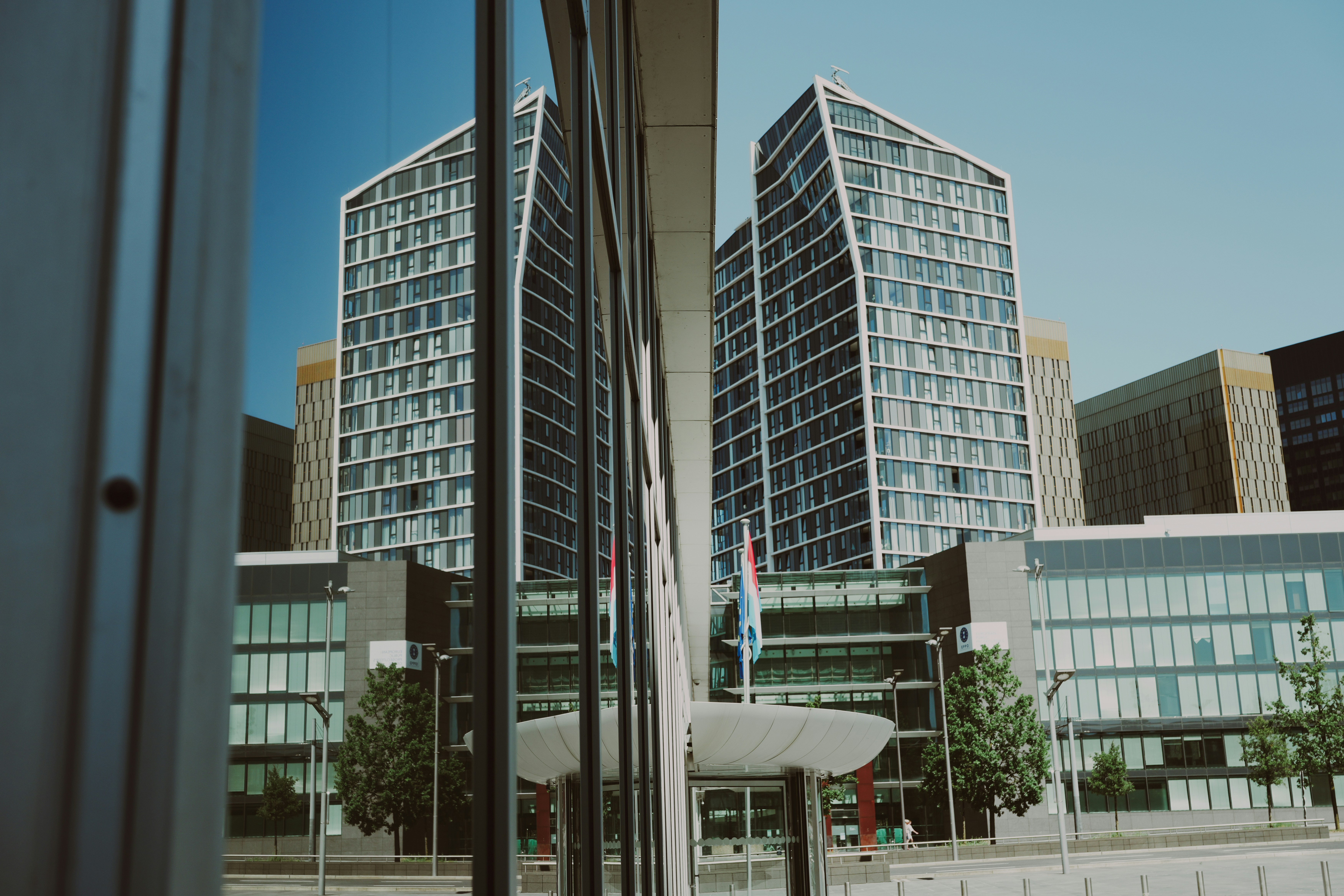 Glass Towers Reflected: Urban Geometry at the Plaza
