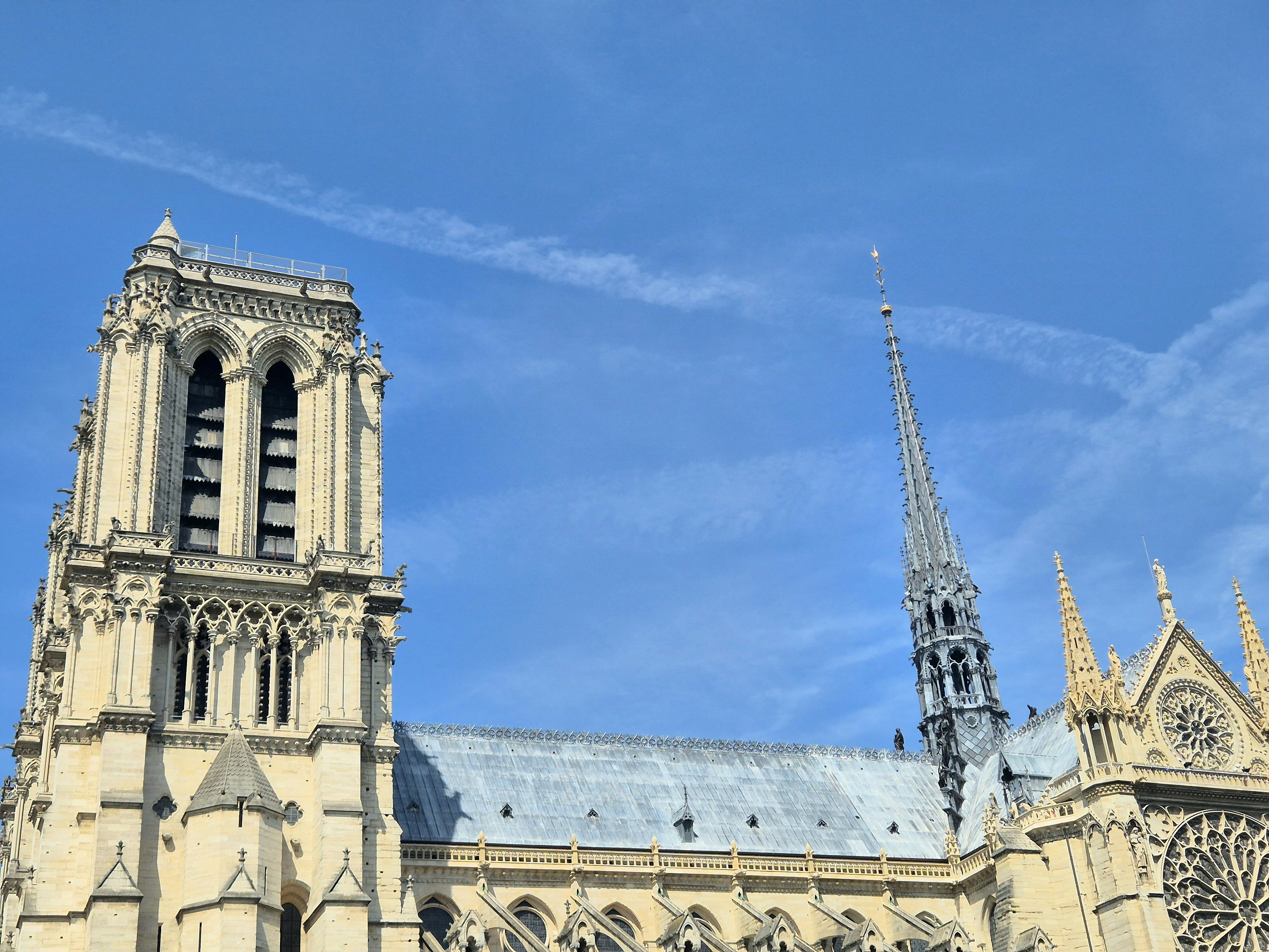 Gothic Geometry under a Clear Sky