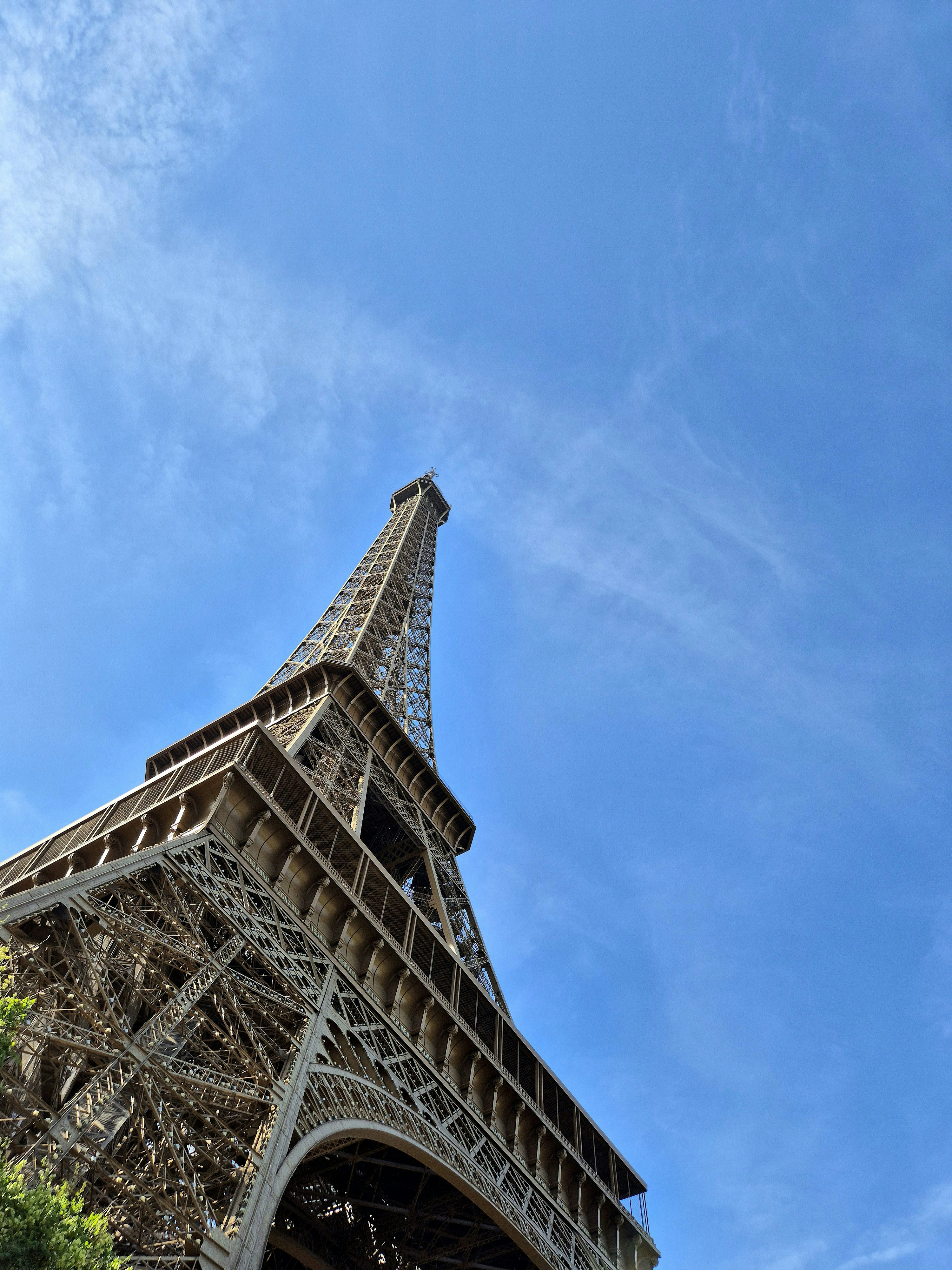 Iron Lace Toward the Sky: Eiffel’s Silent Gaze